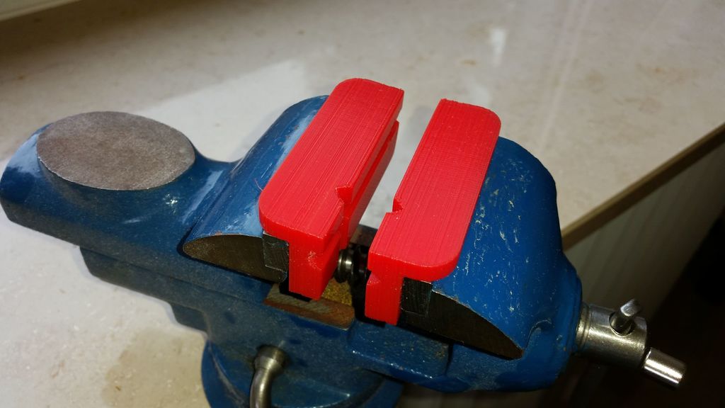 Weiche Schraubstock-Backen 60mm mit Prisma mit Magnet by FrankWL ...