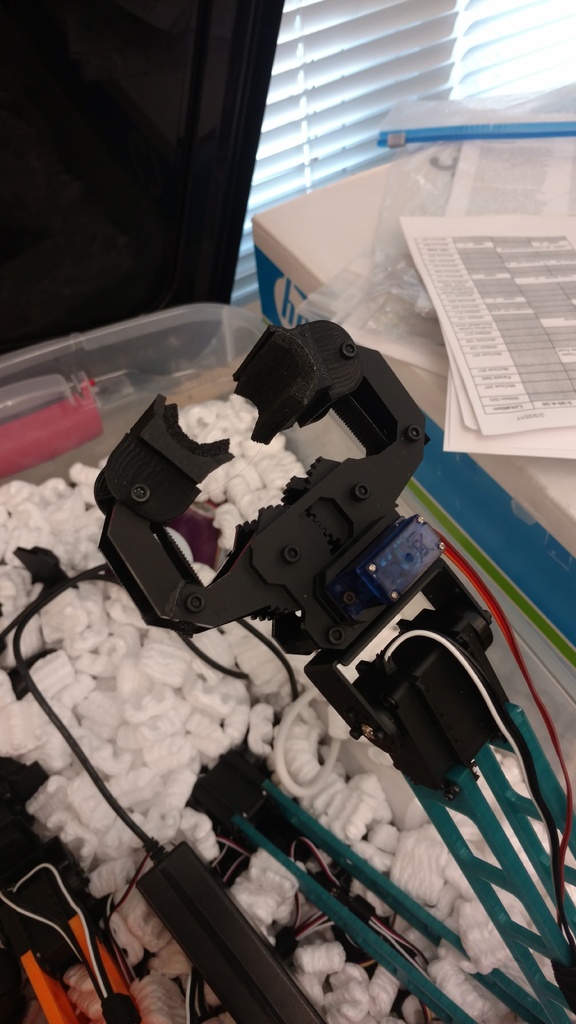 RobotGeek Gripper - Penny Gripper (2017 Science Olympiad) by ...