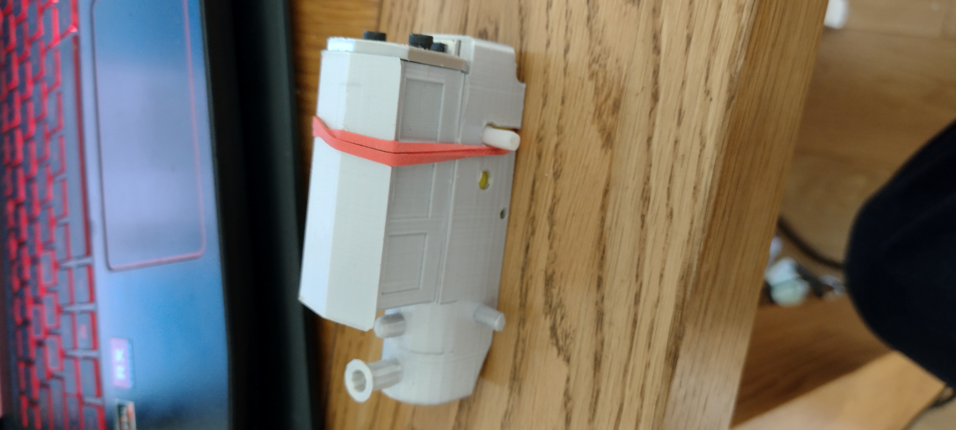 3D printable electric Ikea / Brio Train for wooden track by Pete Jensen ...