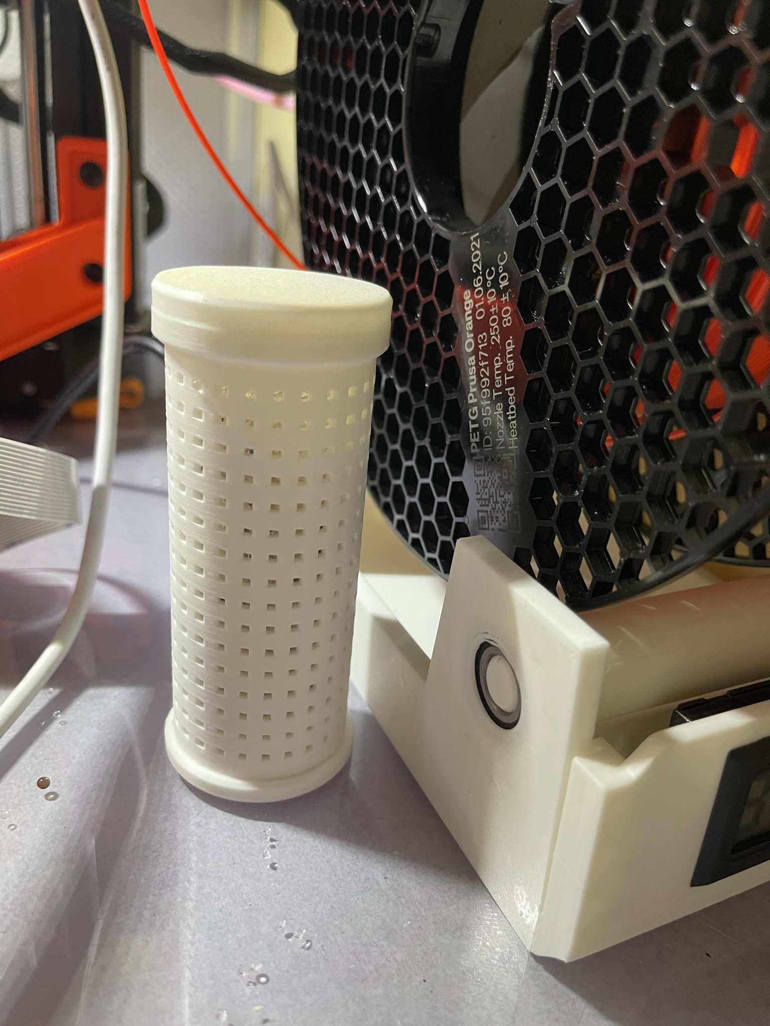 Filament dry box with hygrometer, bearing and silica gel case by Hana ...