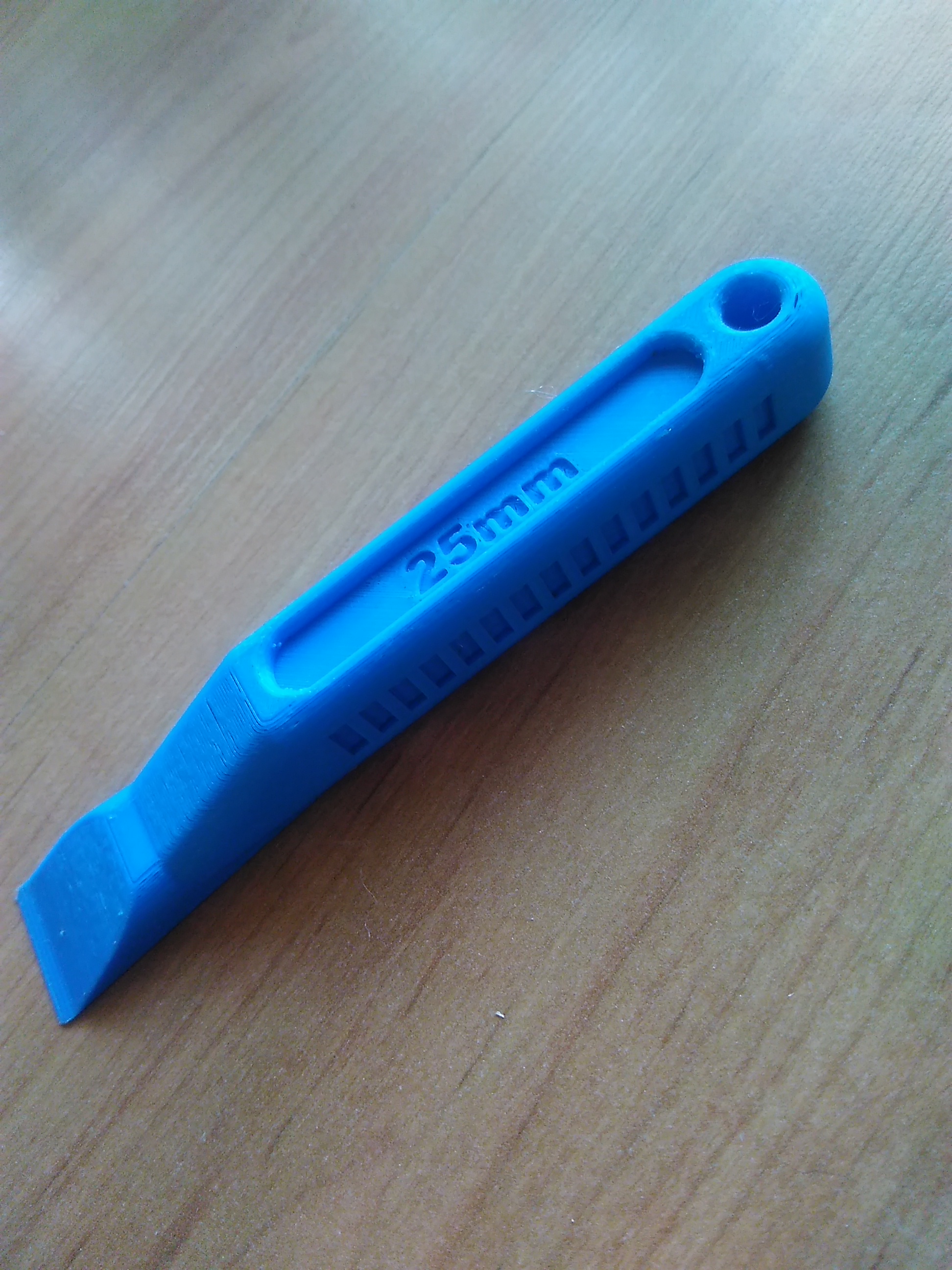 Plastic scraper 25mm by Marcelnie | Download free STL model ...