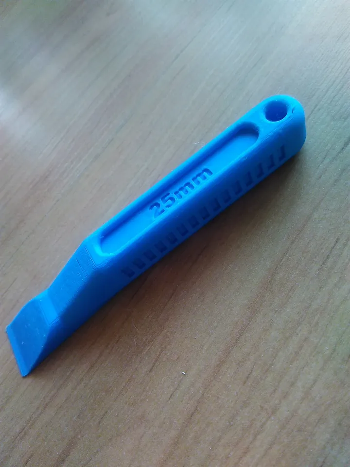 Plastic scraper 25mm by Marcelnie | Download free STL model ...