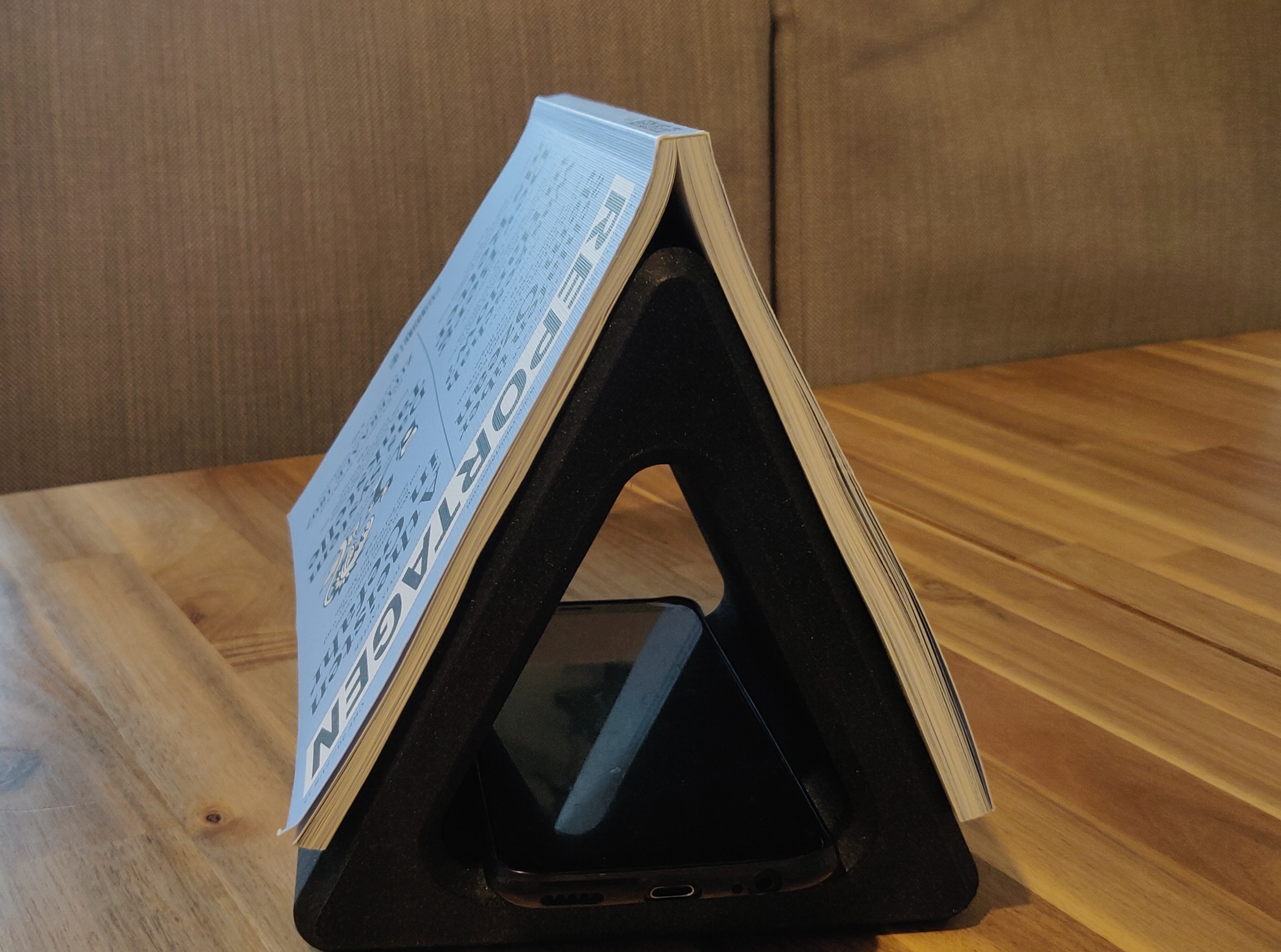 Trook - Triangular book holder by Harry | Download free STL model ...
