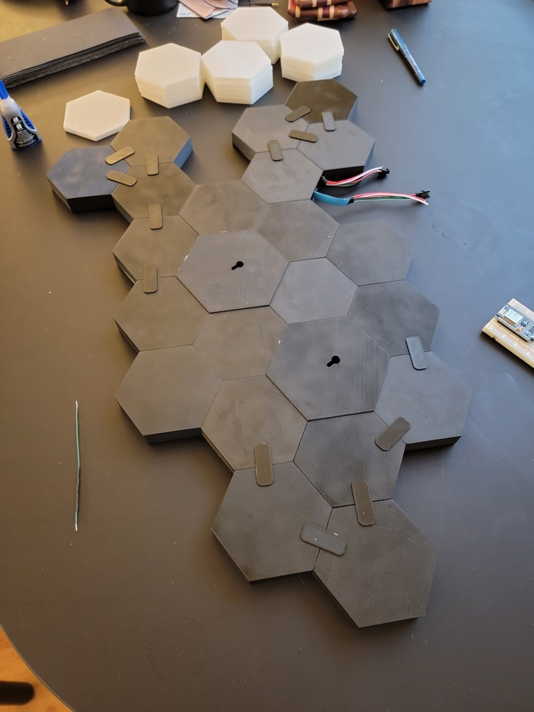 Customizable Hex Wall Lamp by Nitrocubane | Download free STL model ...