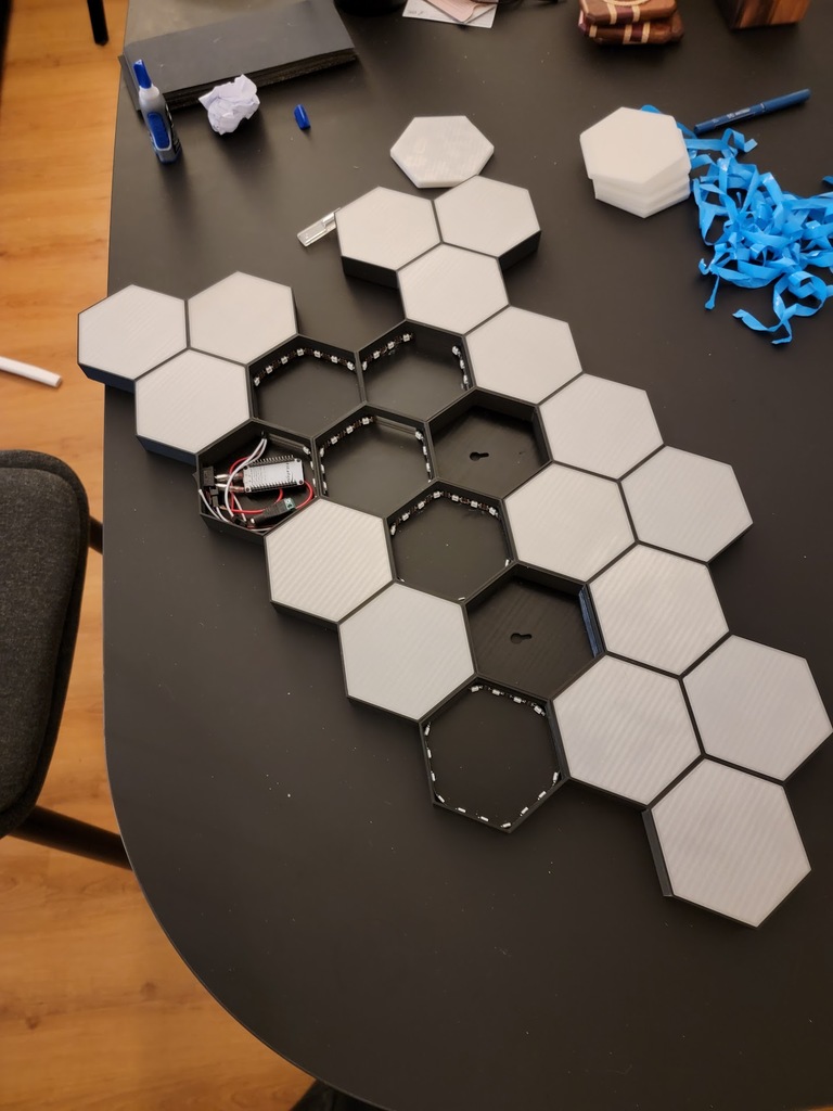 Customizable Hex Wall Lamp by Nitrocubane | Download free STL model ...