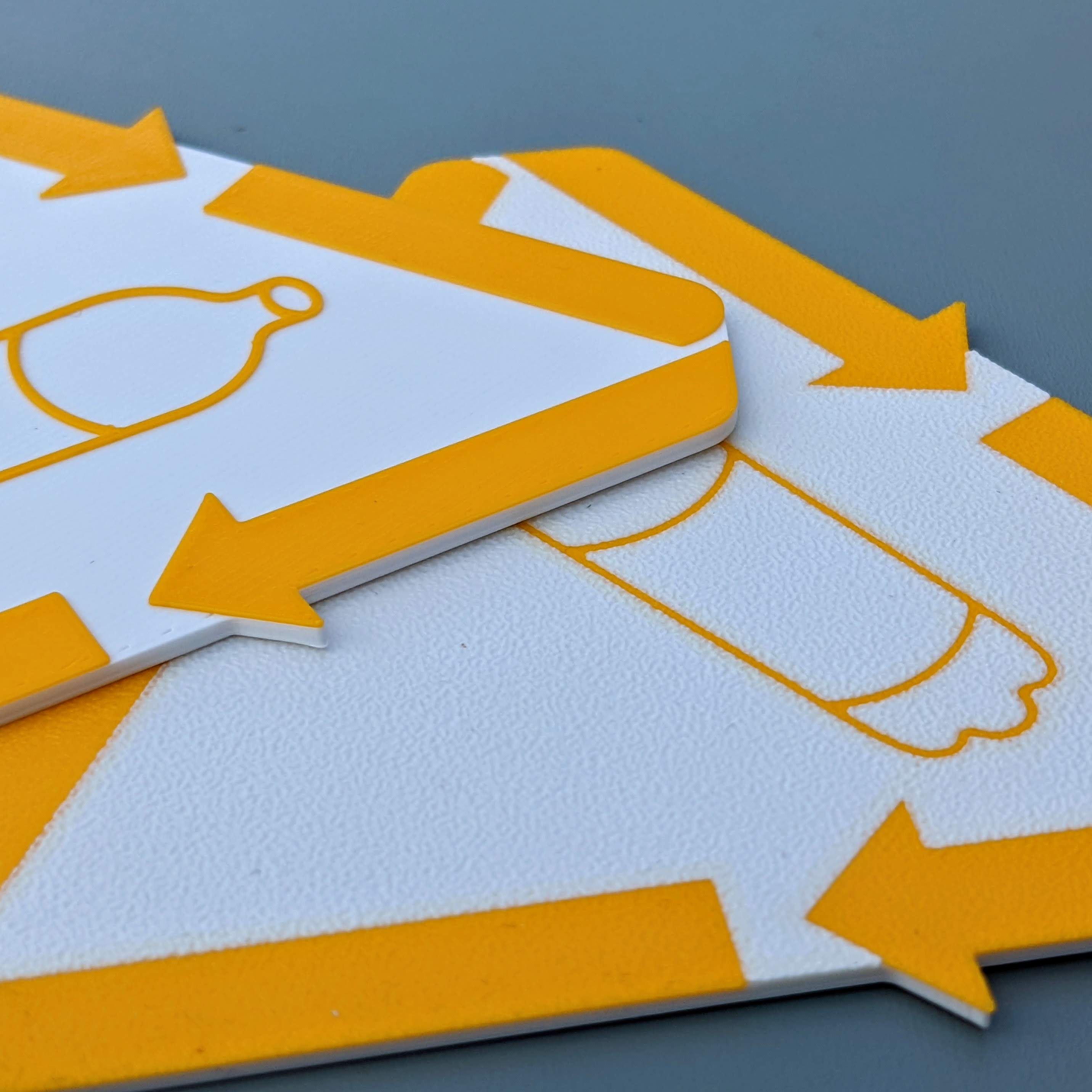 Recycling bin signs by Daniel Josvai | Download free STL model ...