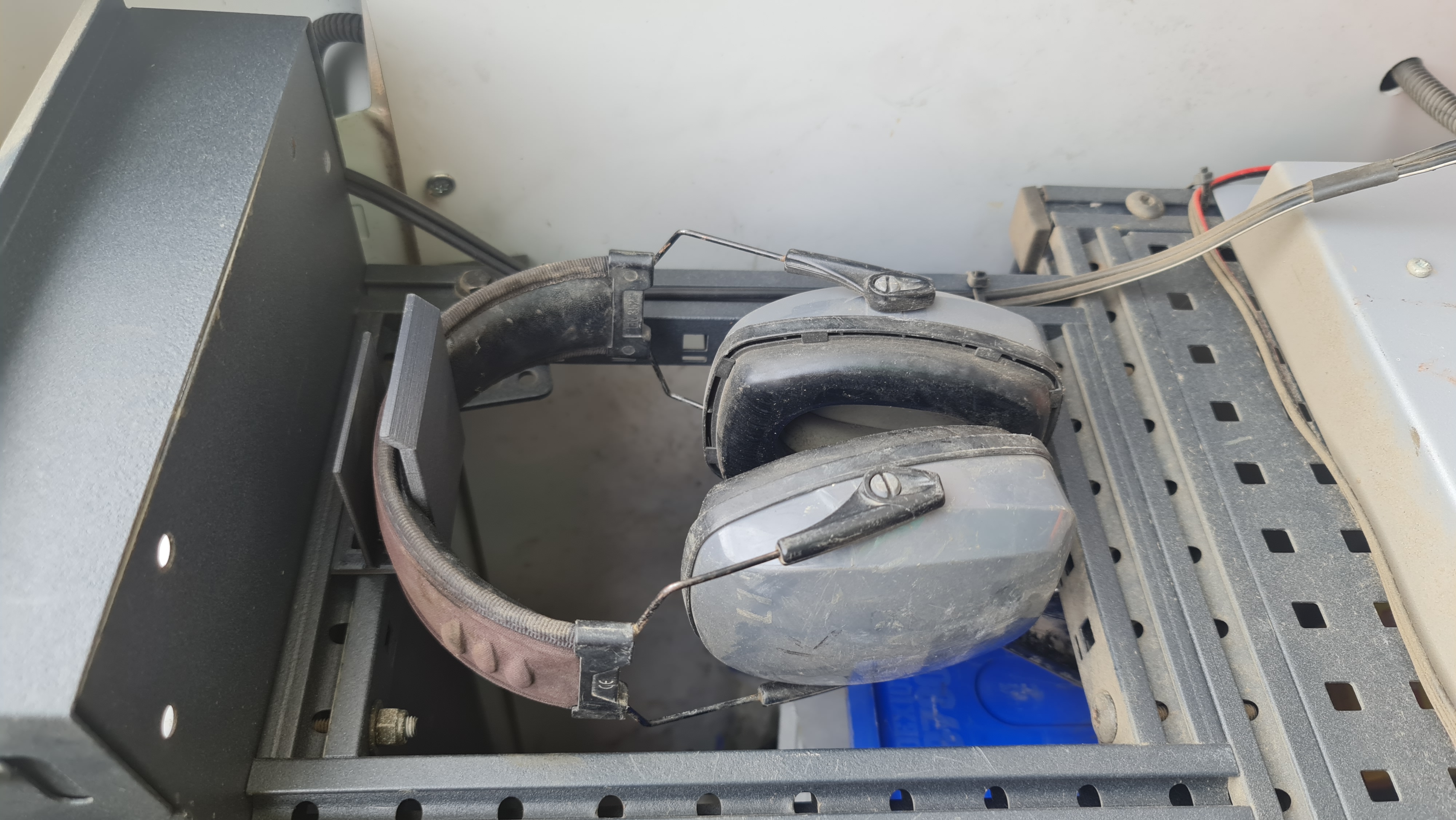 Ear defender/headphones holder by dandos23 | Download free STL model ...