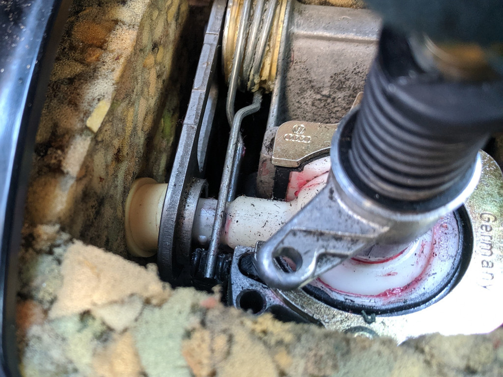 Bushing Retention Clip for Volkswagen MKIV First Gear Getter by ...