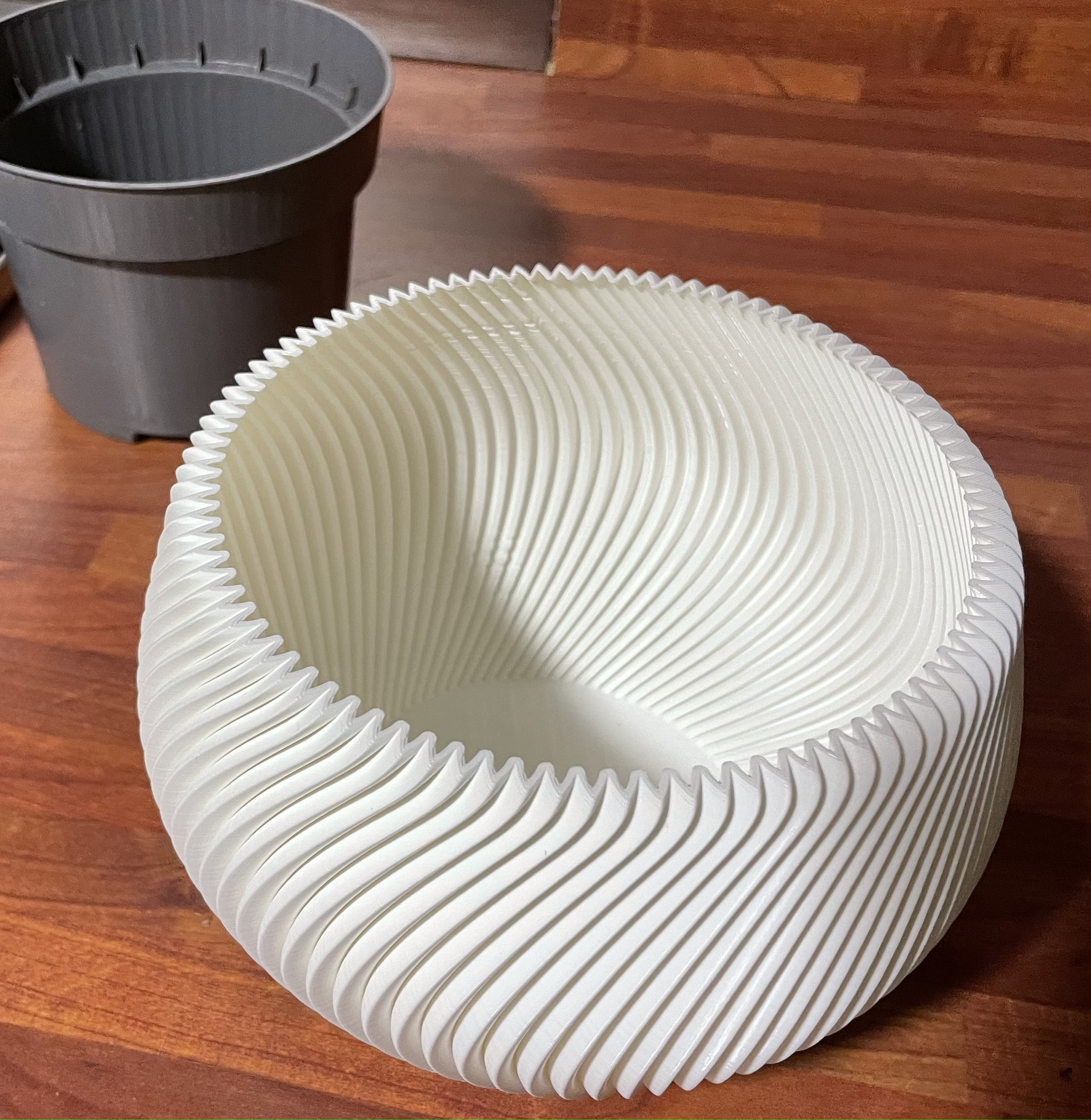 Twisted plant pot by hcase | Download free STL model | Printables.com