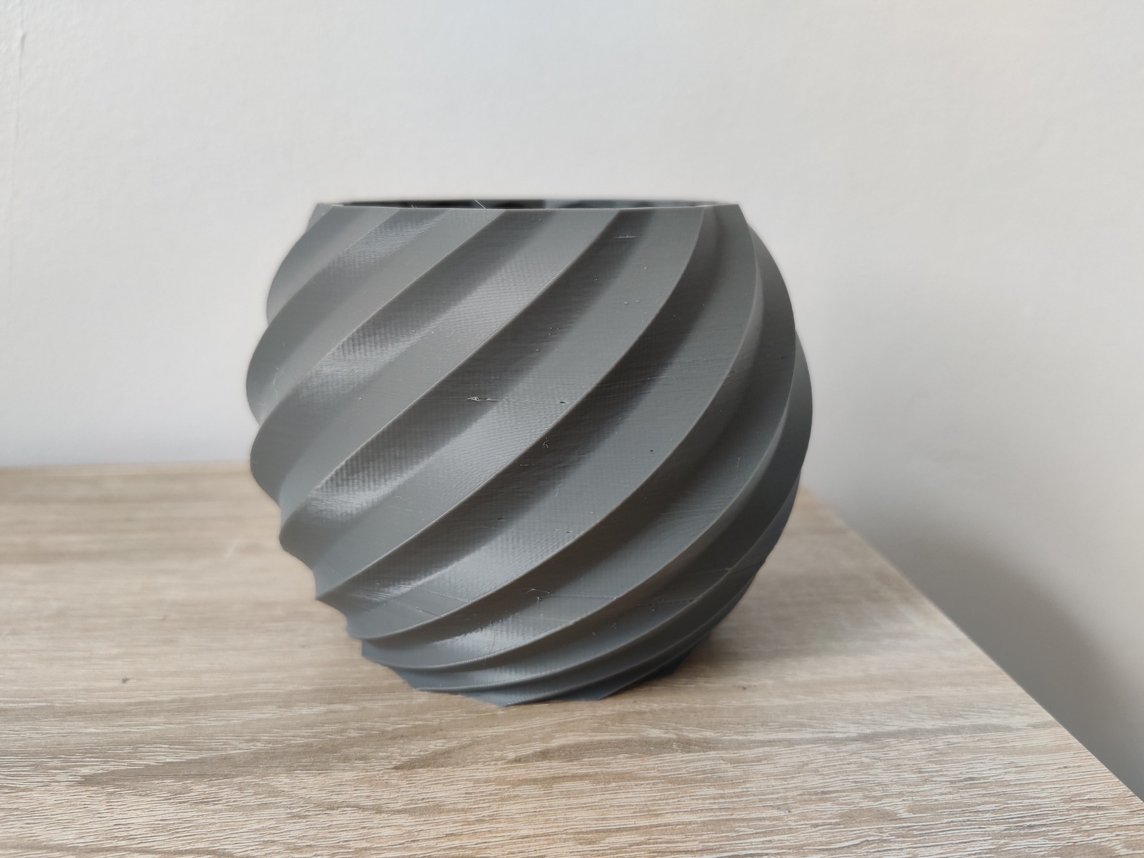 Spiral Plant Pot by muhammedp903 | Download free STL model | Printables.com