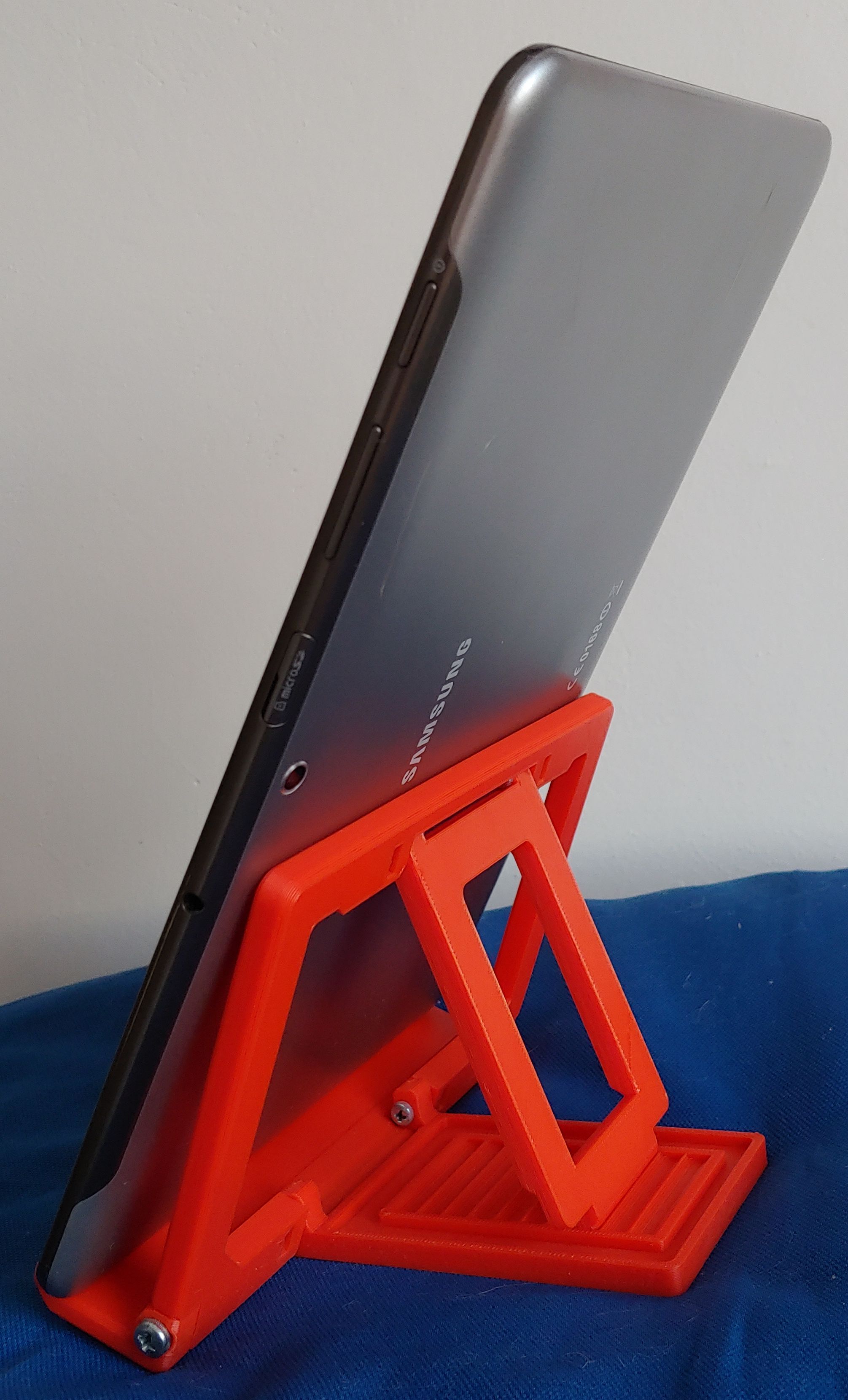 Foldable Tablet Stand by golem | Download free STL model | Printables.com