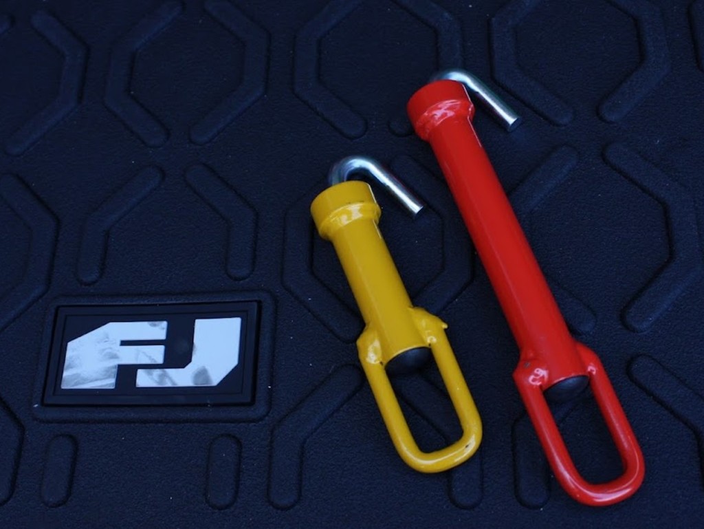 Toyota FJ Cruiser rear window (lock open) by 1D_Design | Download free ...