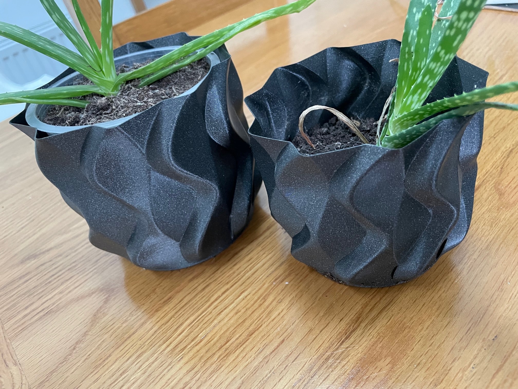 Wavy walled plant pot by GuyH | Download free STL model | Printables.com