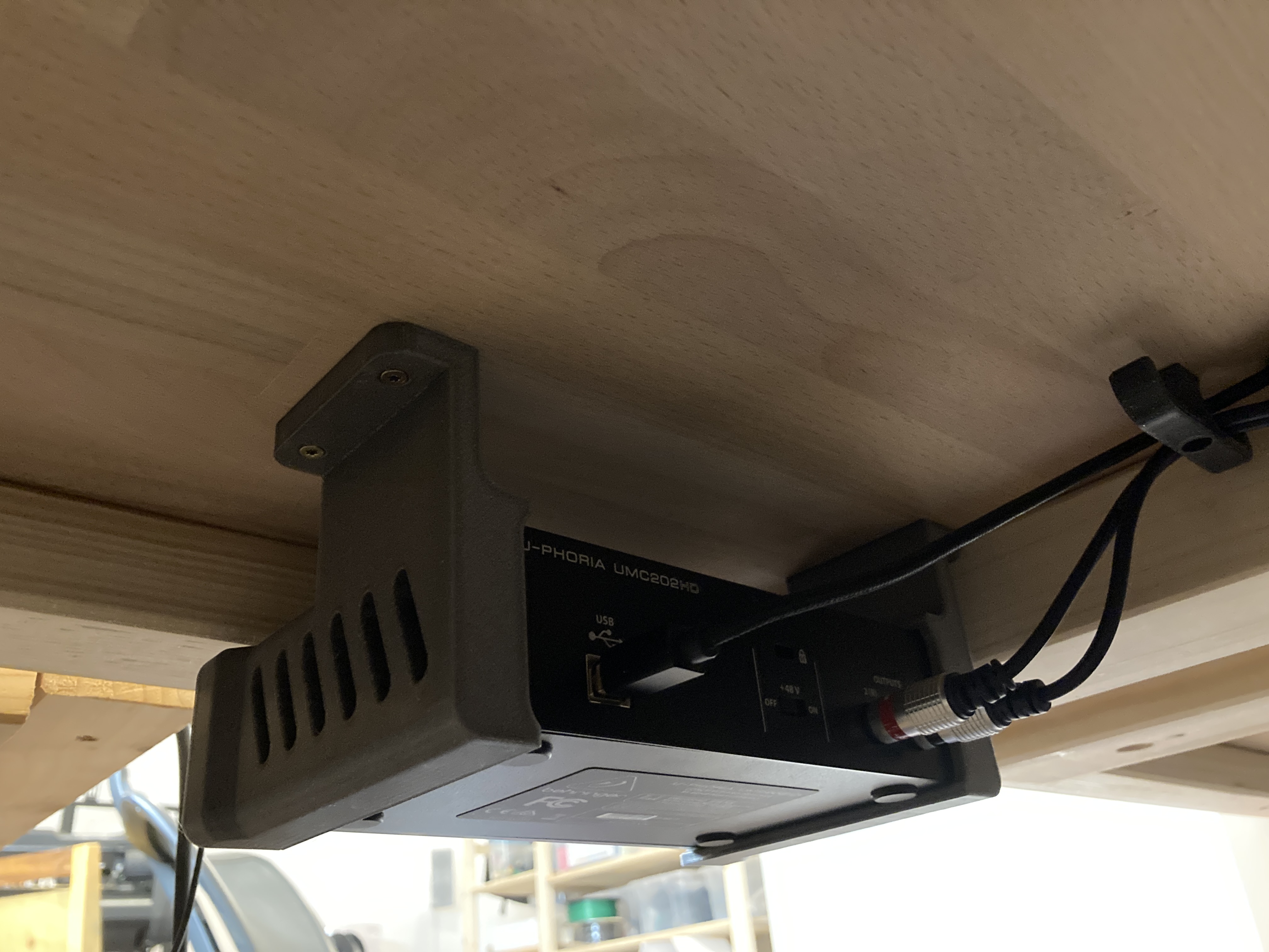 Behringer UMC202HD USB Interface Desk Mount by DomesticHacks | Download ...