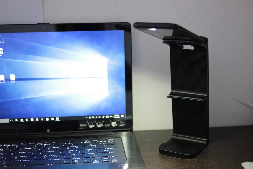 Smartphone Desk Lamp Stand by Rittai 3D Design | Download free STL ...