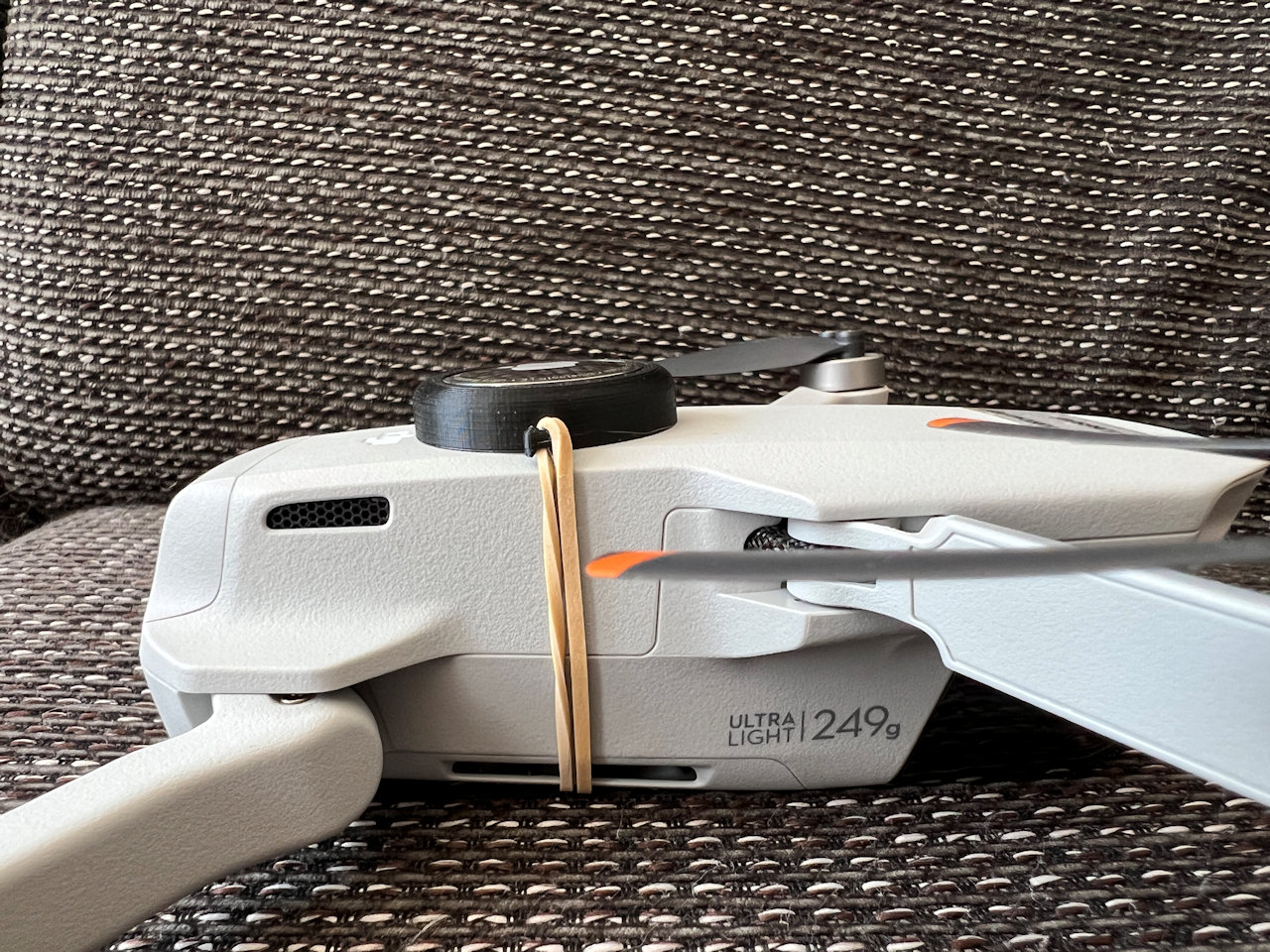 Airtag DJI mini holder by Satellietje | Download free STL model ...