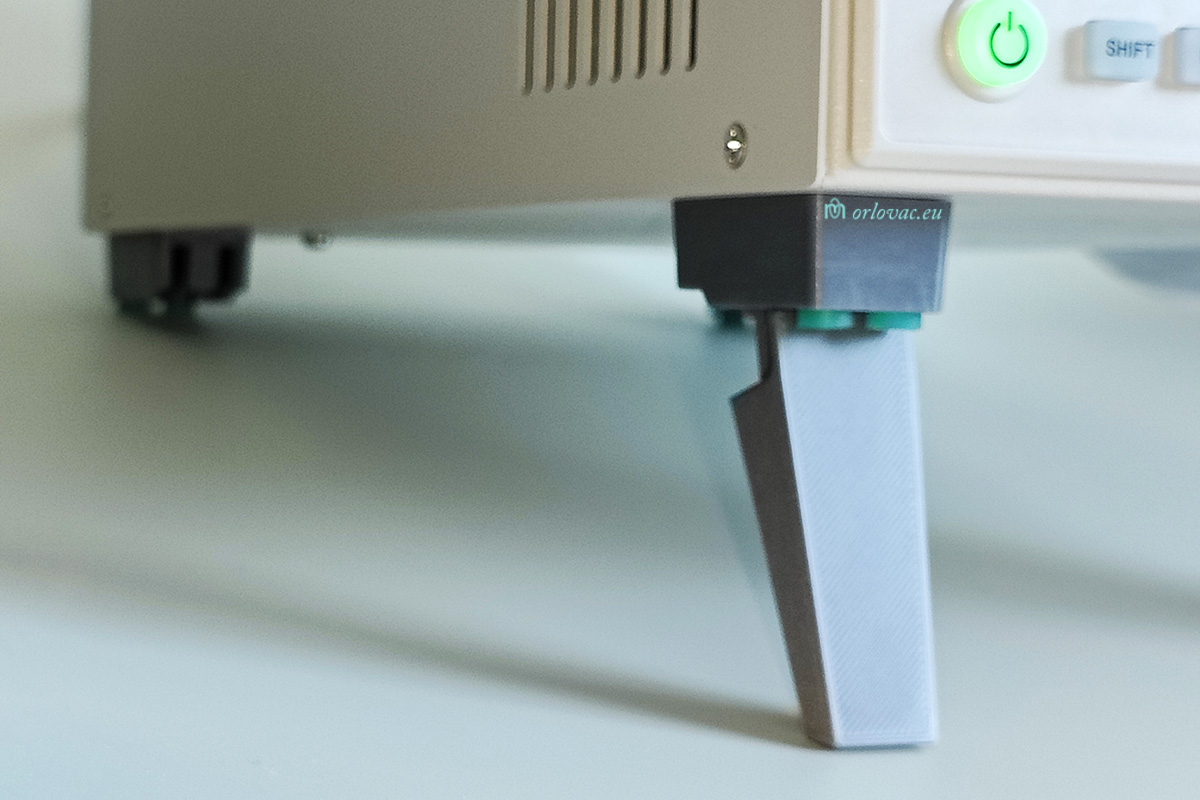 Tilt Feet for Electronics Enclosure by Marin | Download free STL model ...