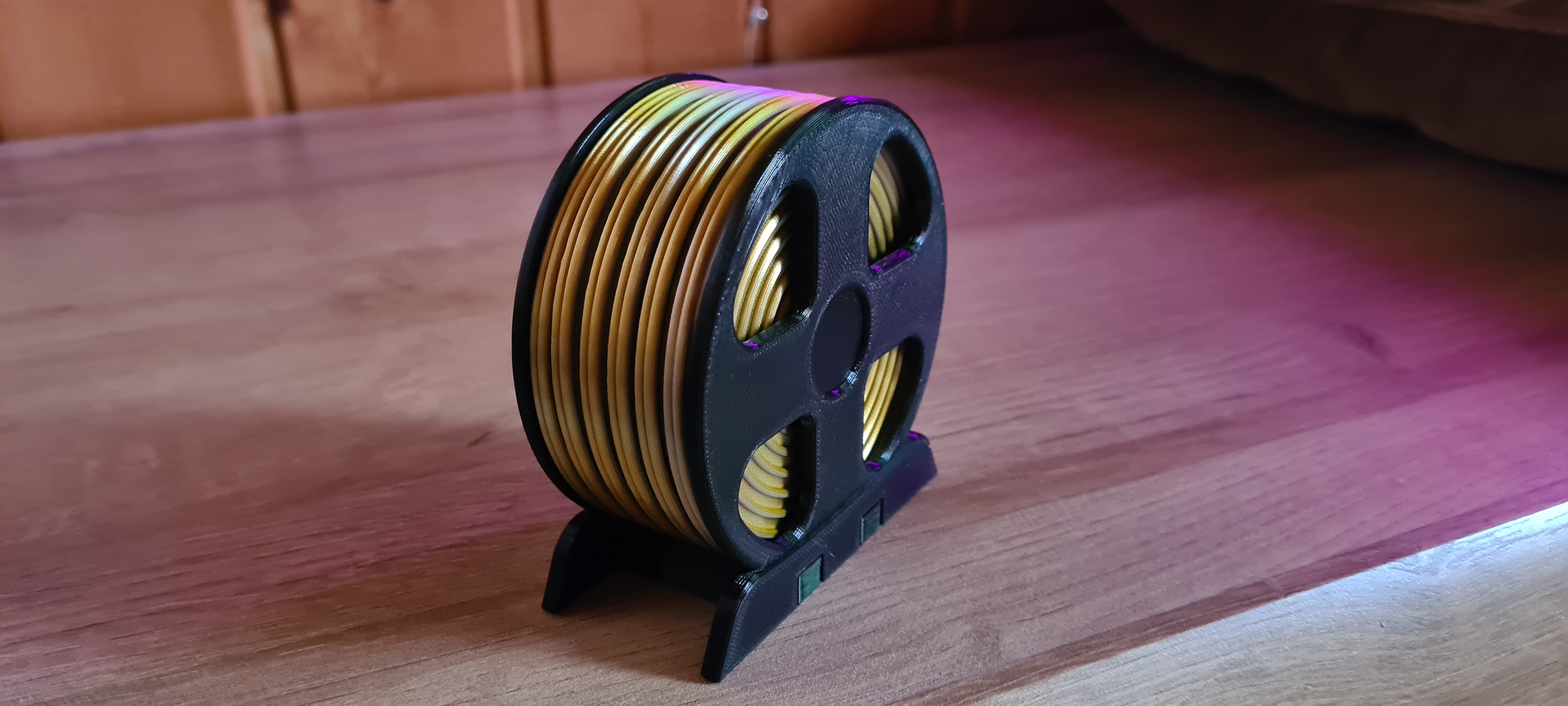 Coaster in a Filament Spoolholder by Flotschi | Download free STL model ...