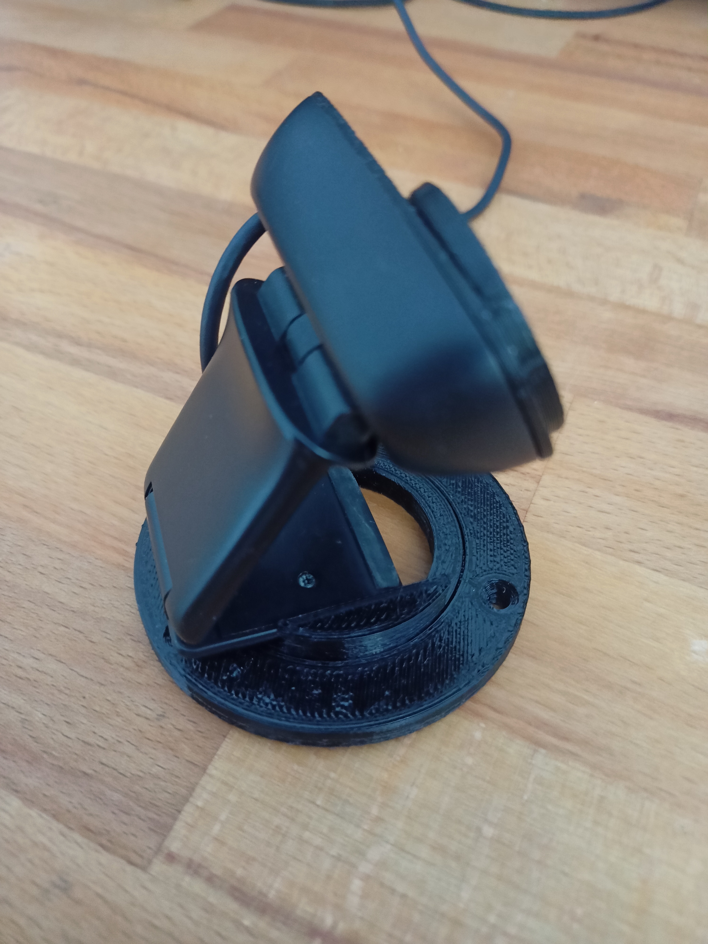 Logitech c270 Shelf Rotating Mount by diealtebremse | Download free STL ...
