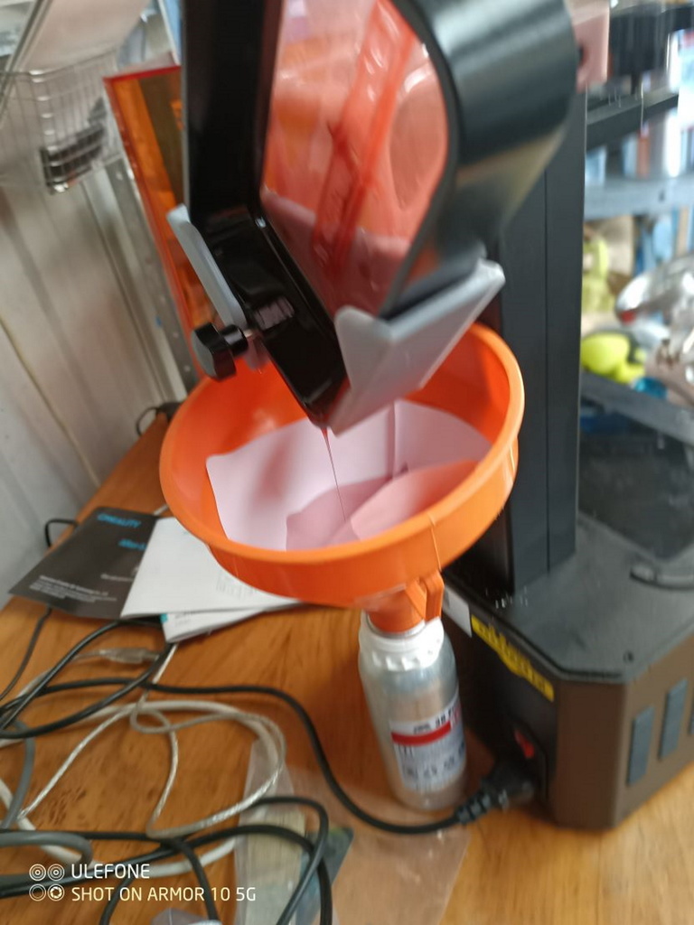 Resin drip holder by frankv | Download free STL model | Printables.com