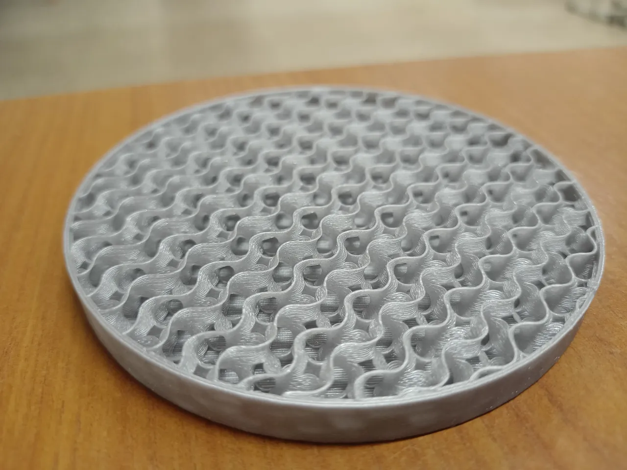 Coaster - Gyroid infill by Valenta | Download free STL model ...