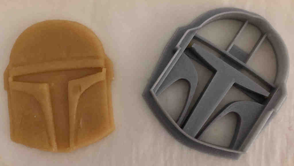 Mando Helmet Cookie Cutter by makego | Download free STL model ...