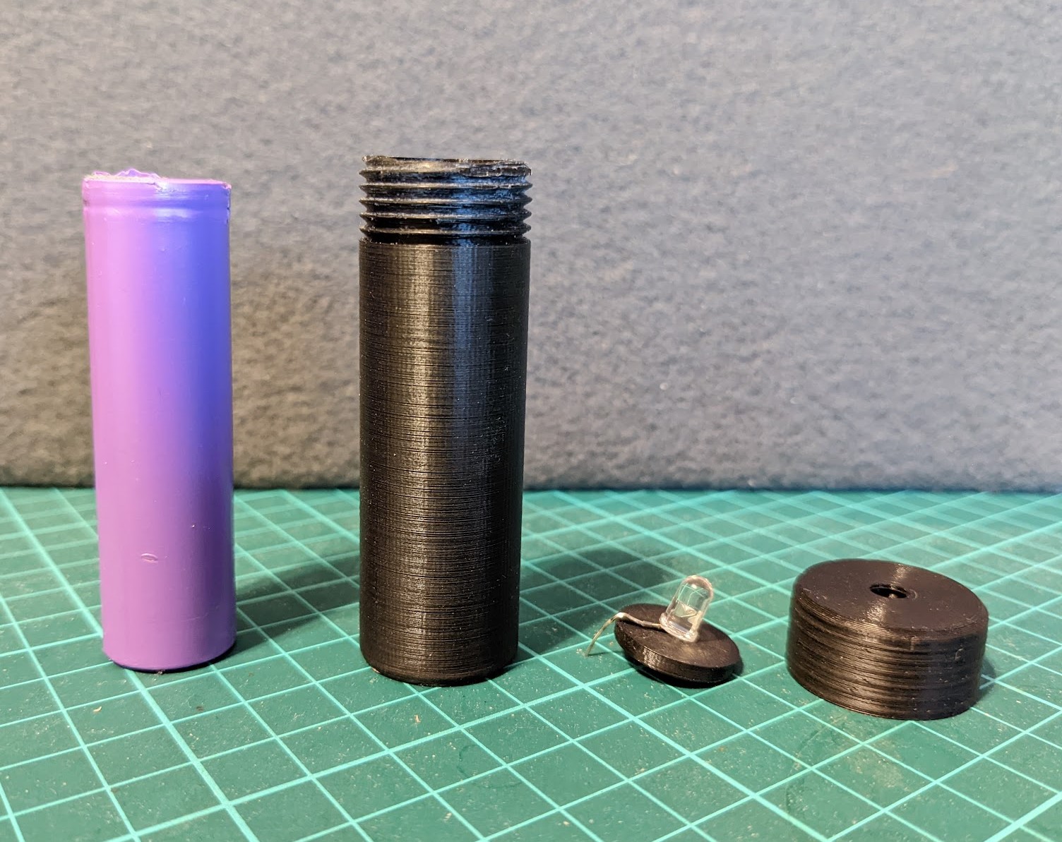 Holder for battery 18650 and LED by Lean 3D | Download free STL model ...
