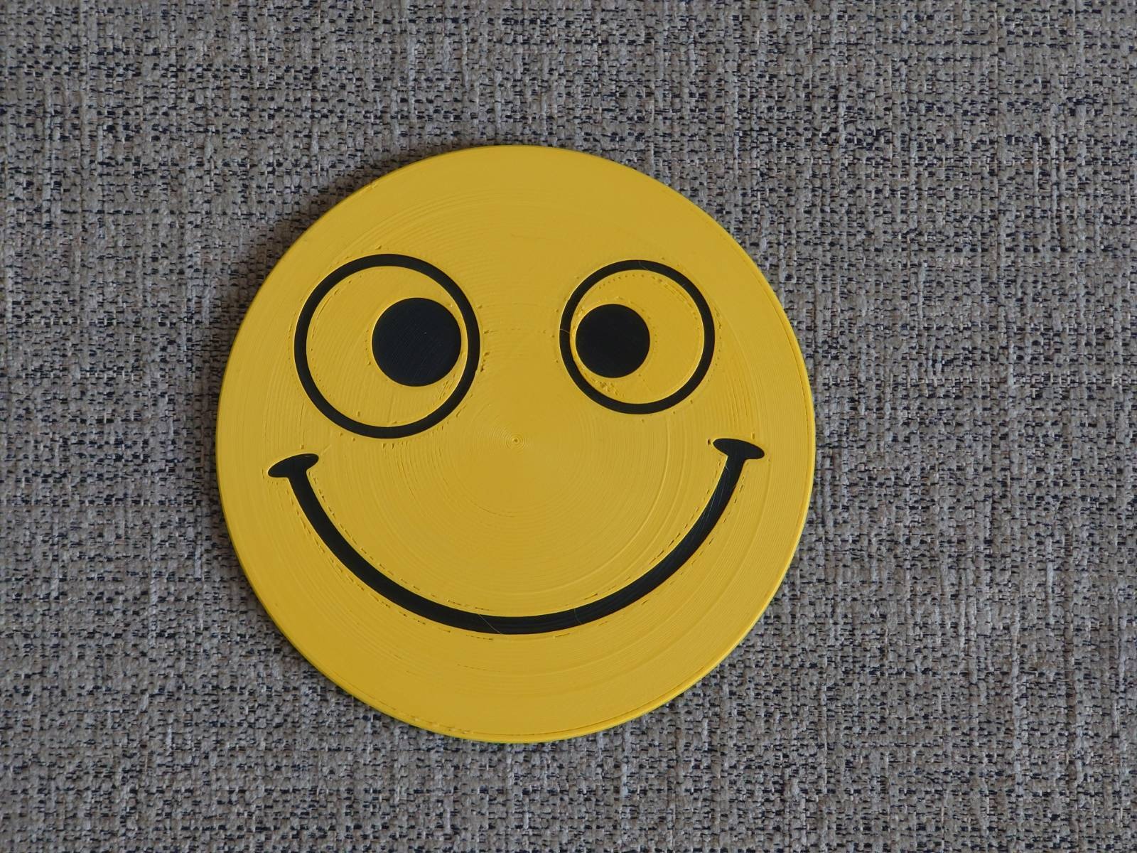Crazy squint eye rolling smiley coaster by lual | Download free STL ...