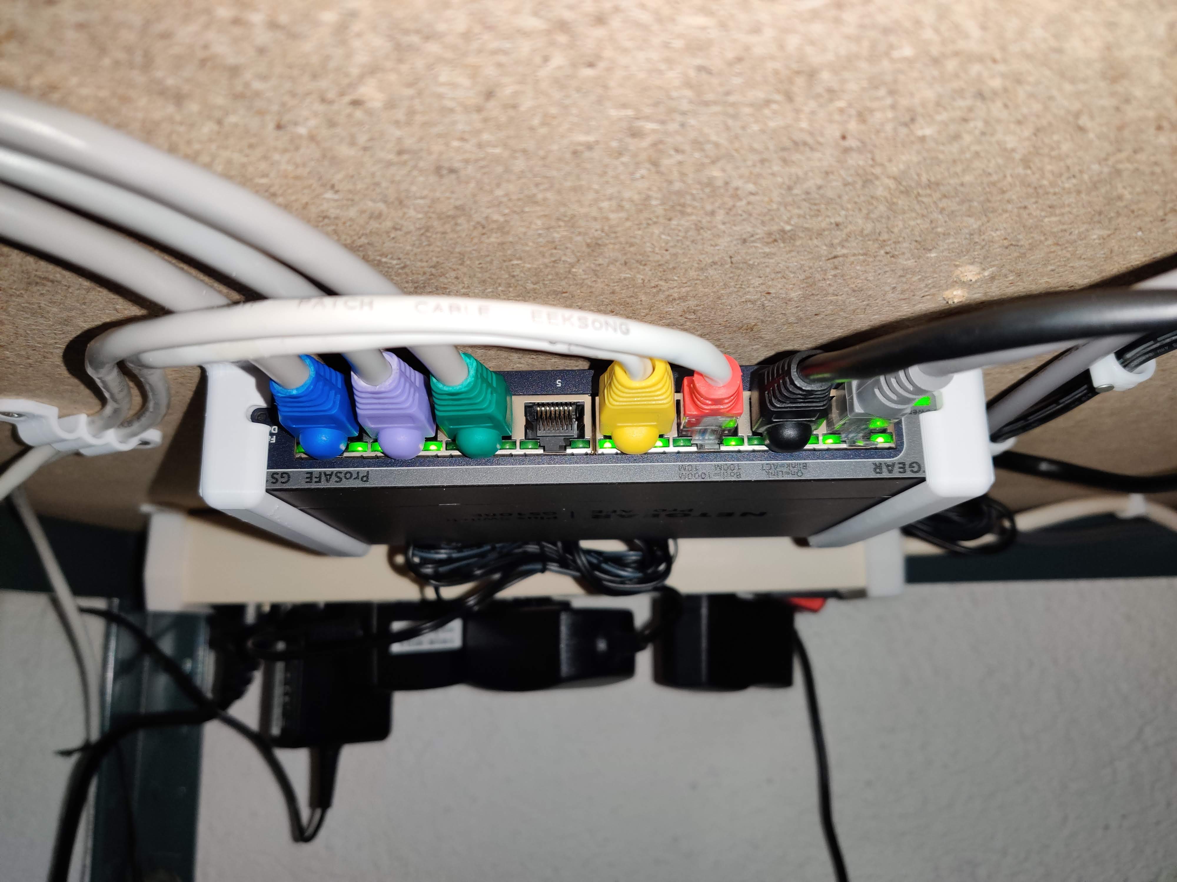 Netgear GS108E mount bracket by Nirvash | Download free STL model ...