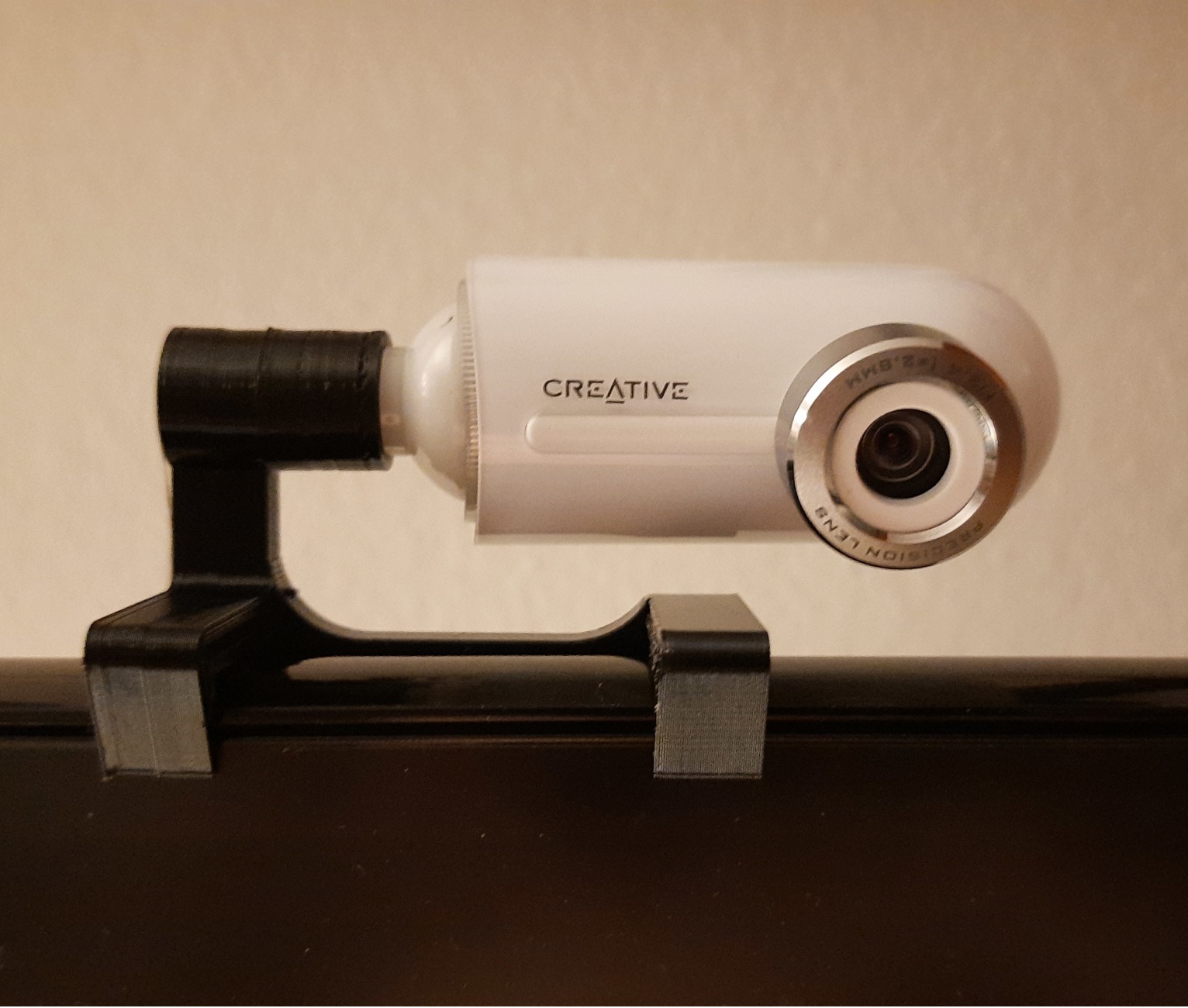 Creative Live! Cam Optia Monitor Mount by blattono | Download free STL ...