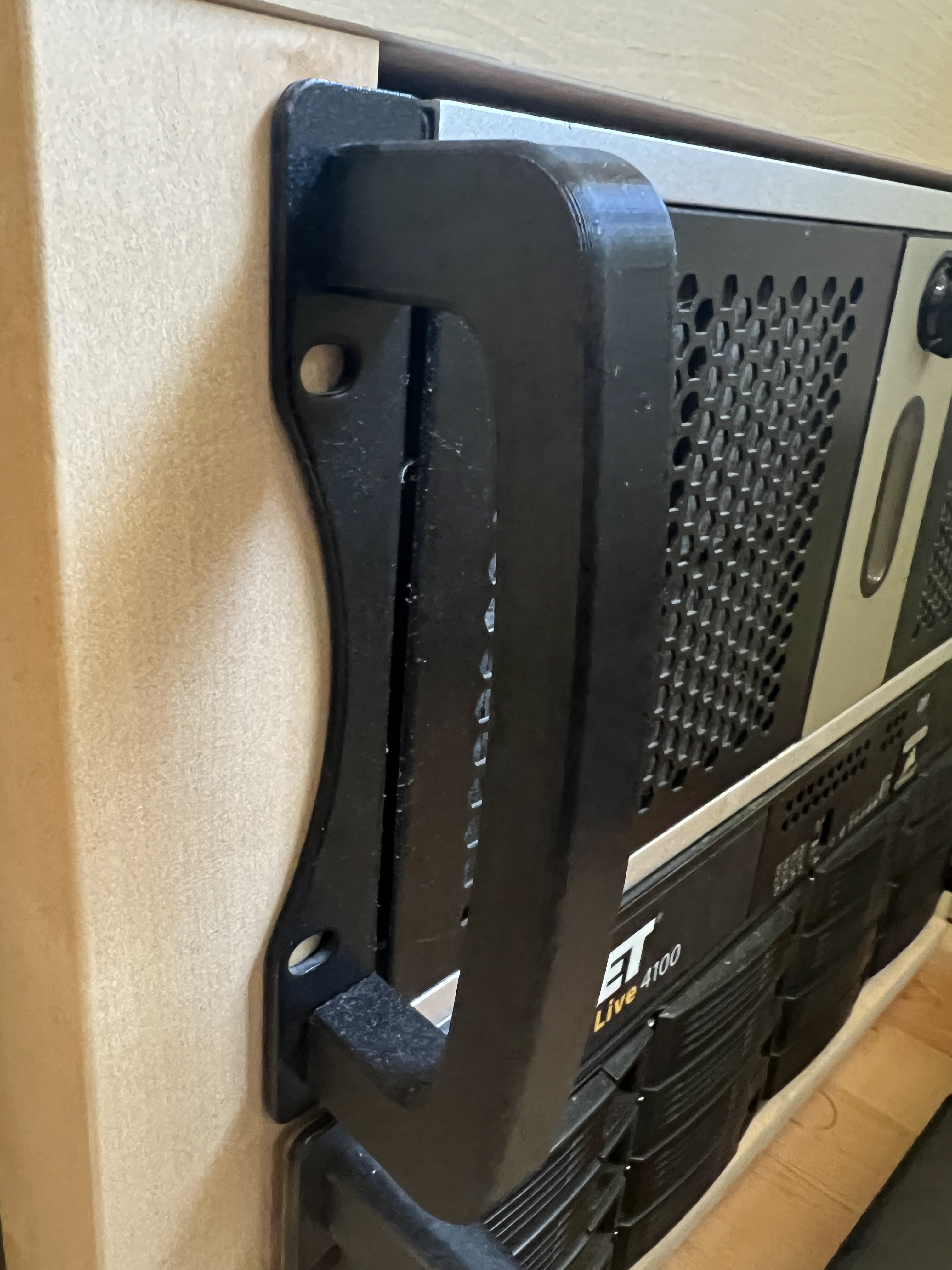 Chenbro 4U Server Handle by w00h | Download free STL model | Printables.com