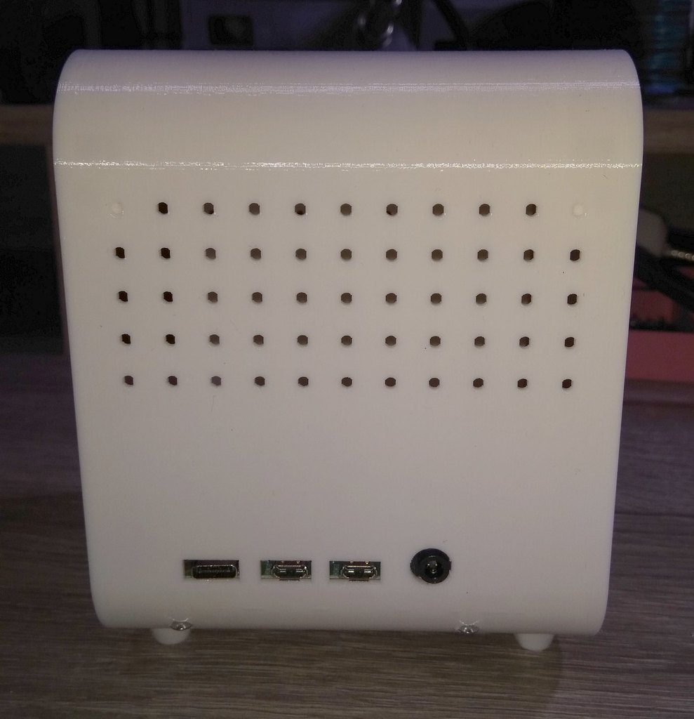 Raspberry Pi 4 Media Center case by Marcel V | Download free STL model ...