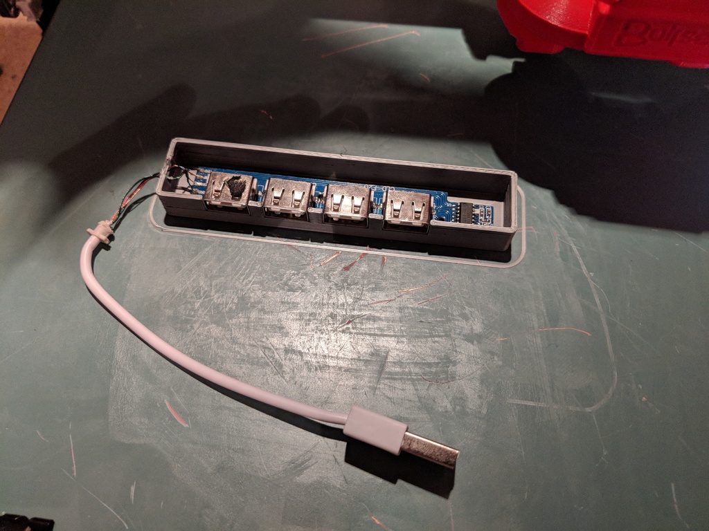 USB Hub by Robatzen | Download free STL model | Printables.com