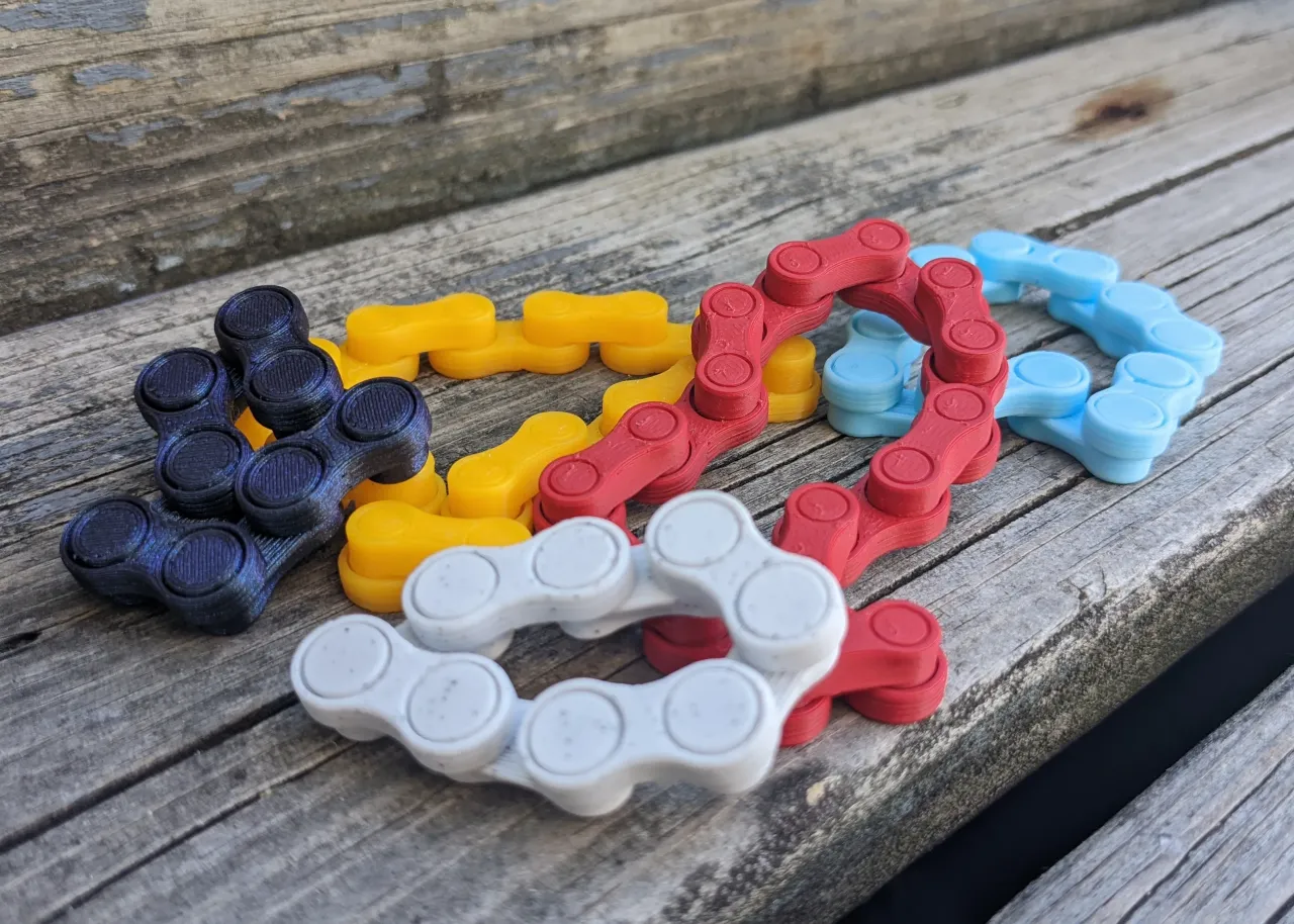 Chain Link Fidget (Print-In-Place) by JamesThePrinter | Download free ...