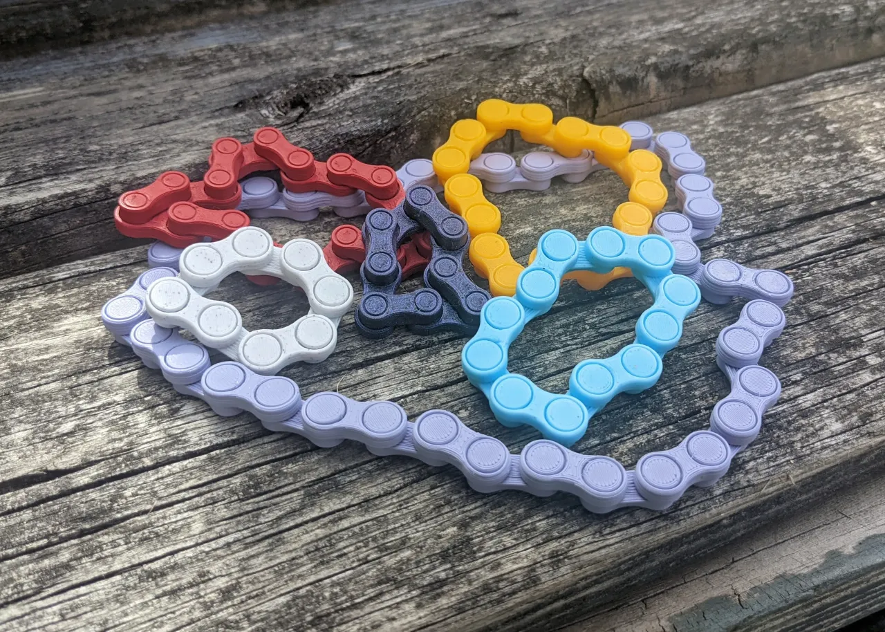 Chain Link Fidget (Print-In-Place) by JamesThePrinter | Download free ...