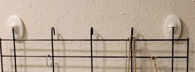 Wall Mount for curved wire hooks by Neal Alsup | Download free STL ...