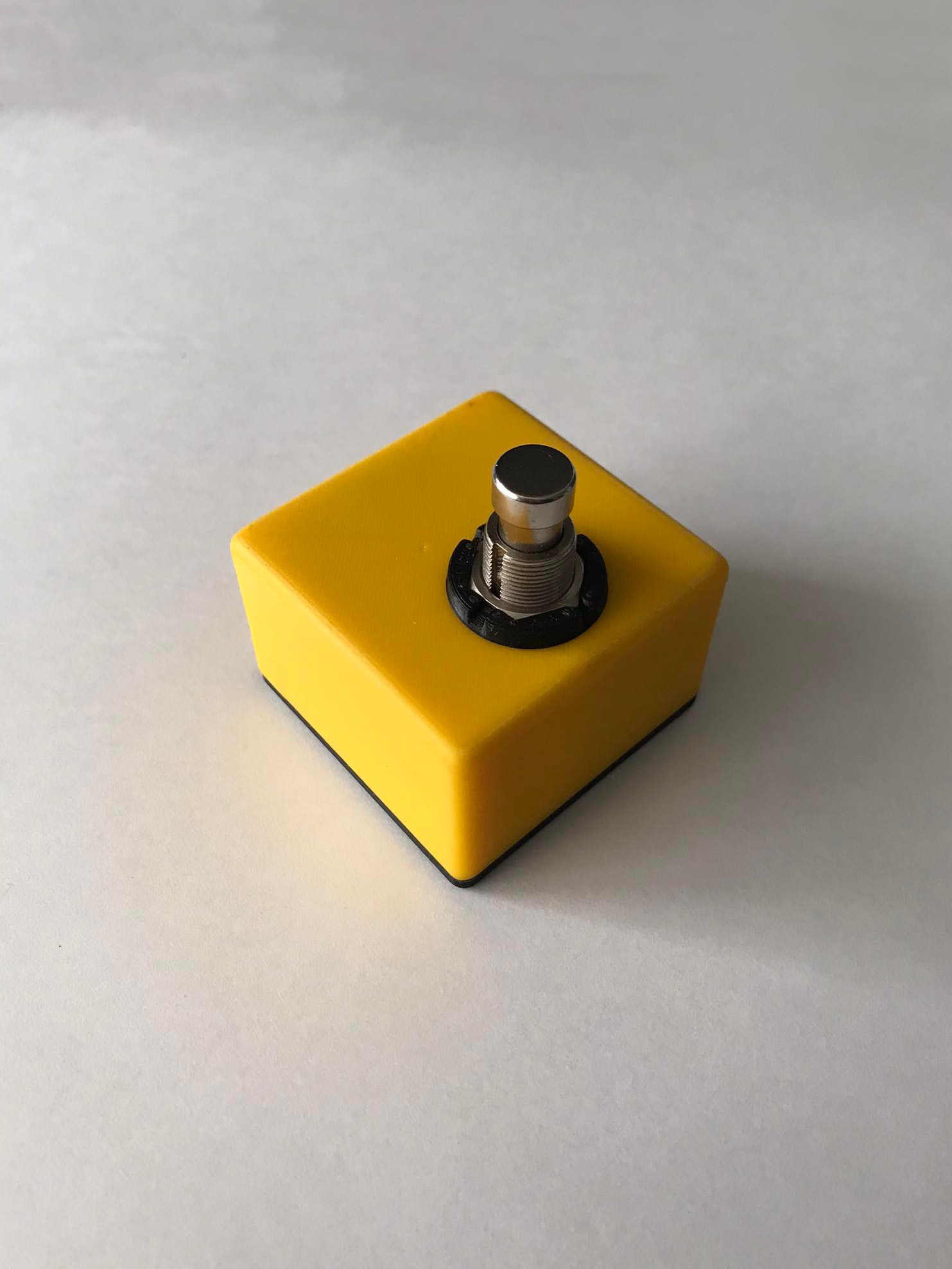 Enclosure for DIY tap tempo / footswitch by D_Y | Download free STL ...