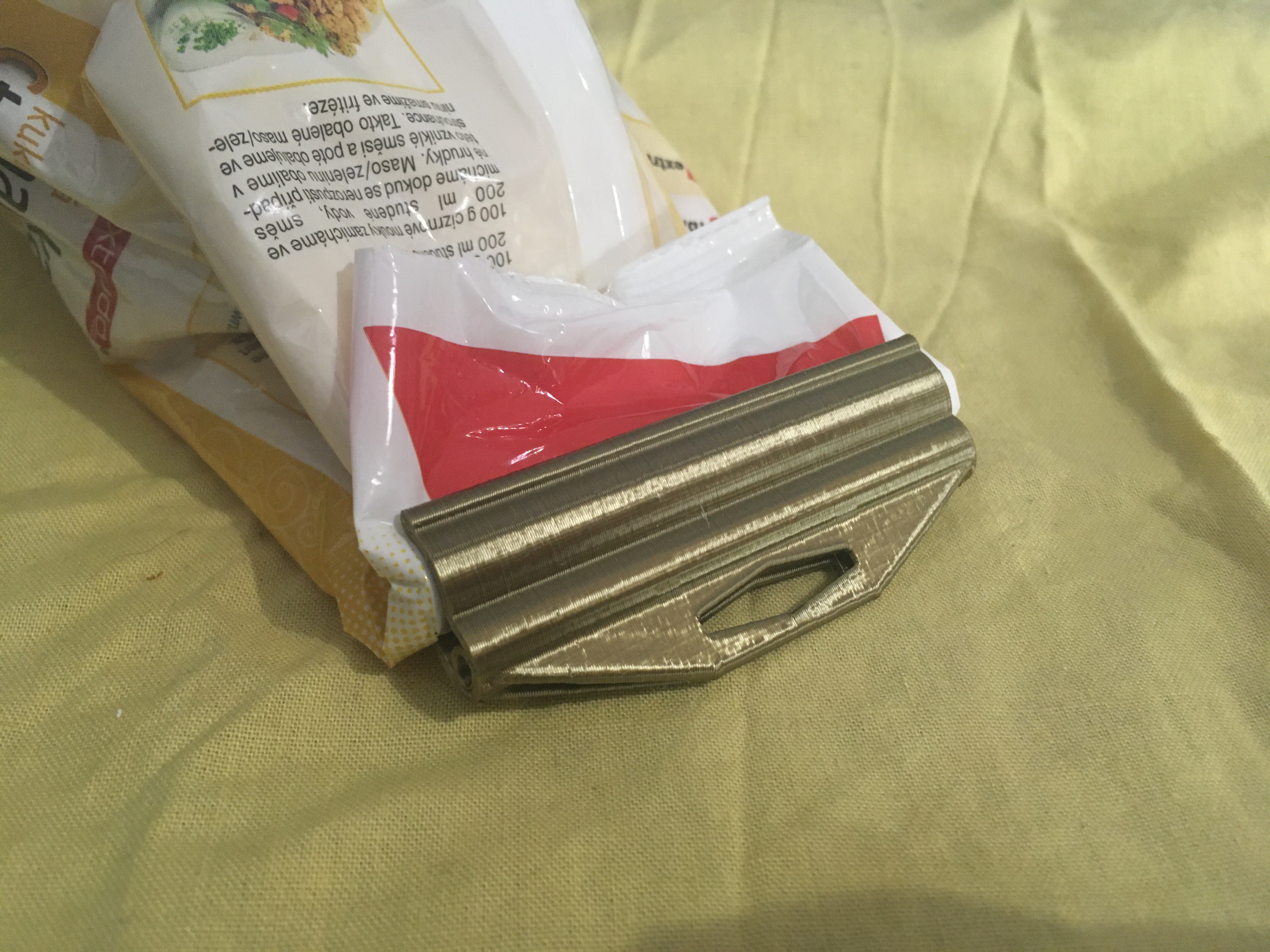 Closing clip for bag by SHR3D.eu | Download free STL model | Printables.com