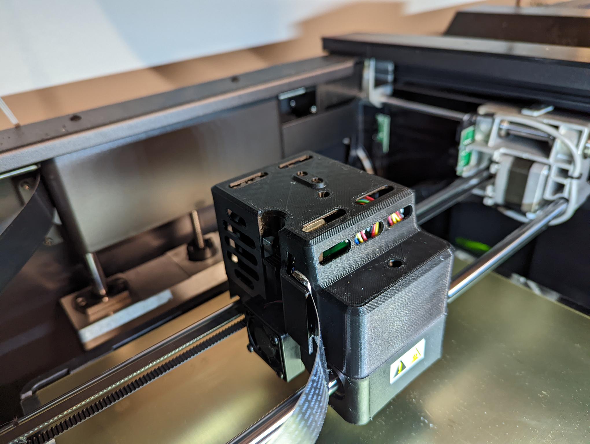 GuiderII(s) Extruder Cover by Khal Frenzy | Download free STL model ...