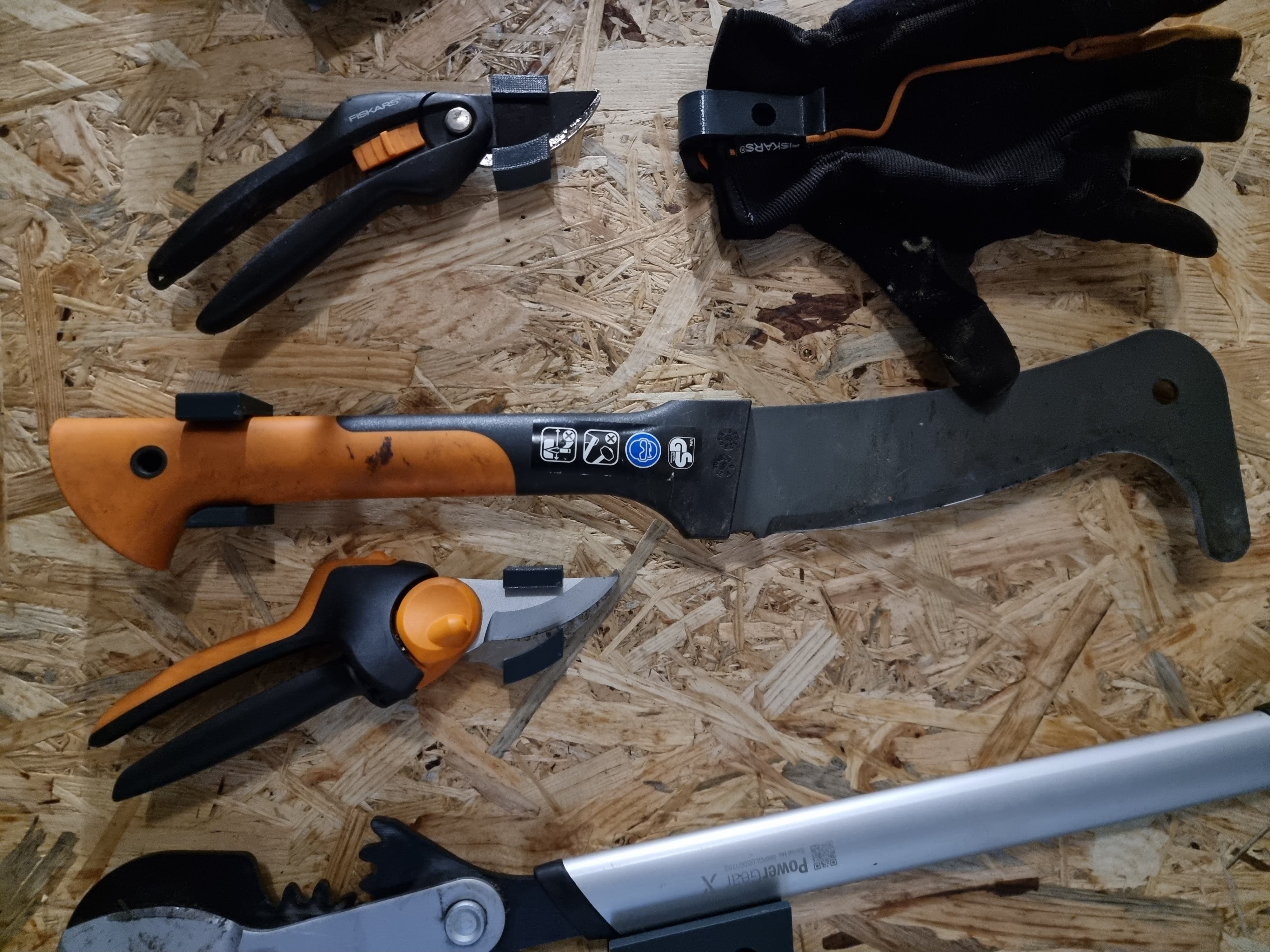Fiskars fibercomp tools wall hook XA3, X7 by Vertricus | Download free ...