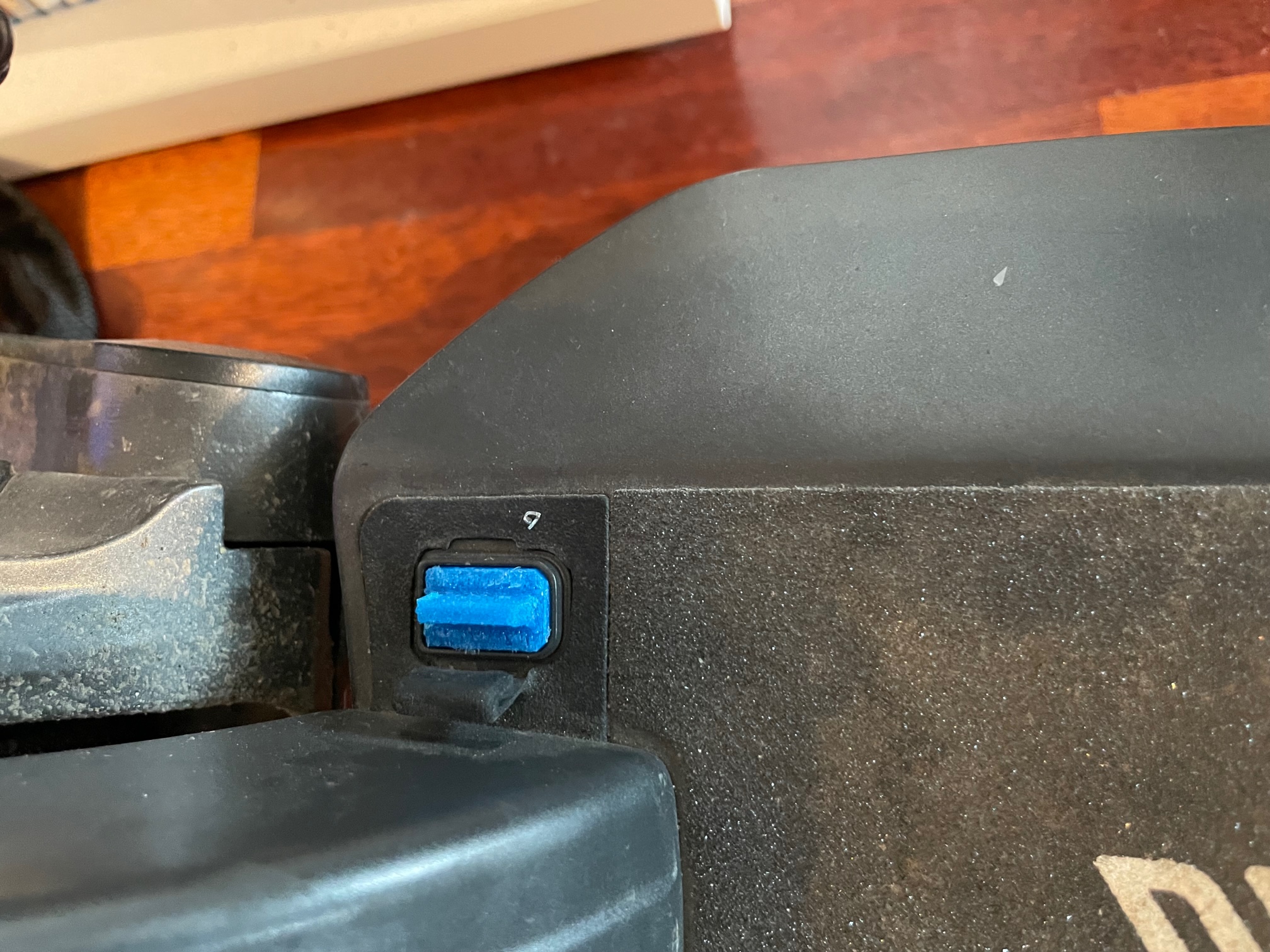 Mercane Widewheel pro Charge port cap by Leif | Download free STL model ...
