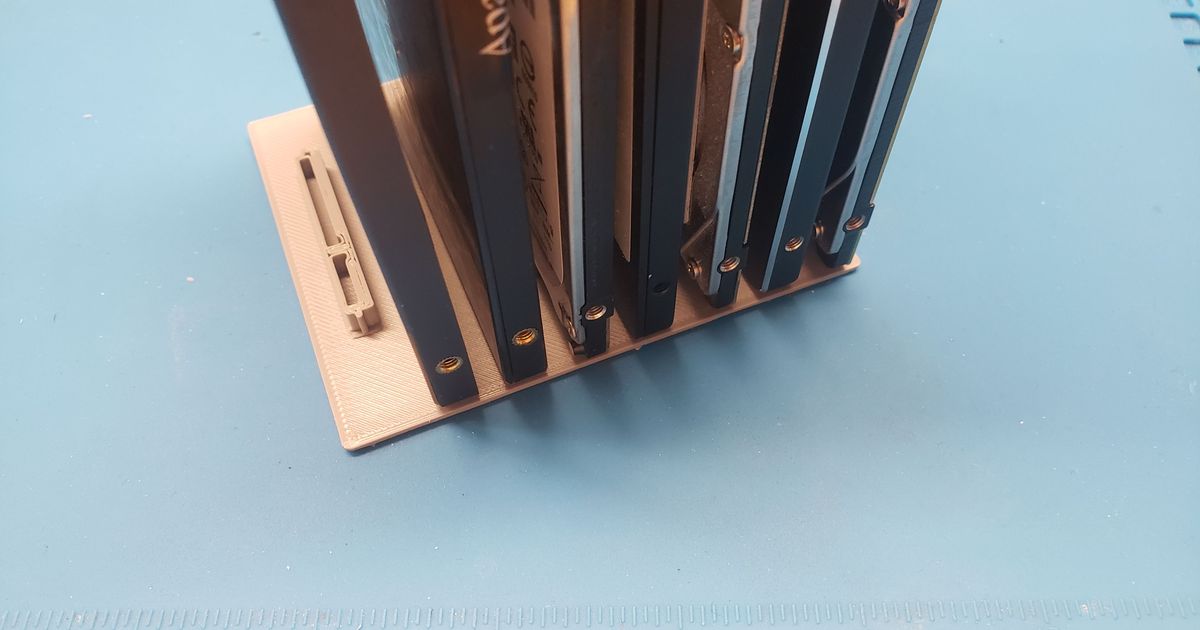 Parametric 2.5" SATA Drive Organizer "Backplane Style" by LogoiLab ...