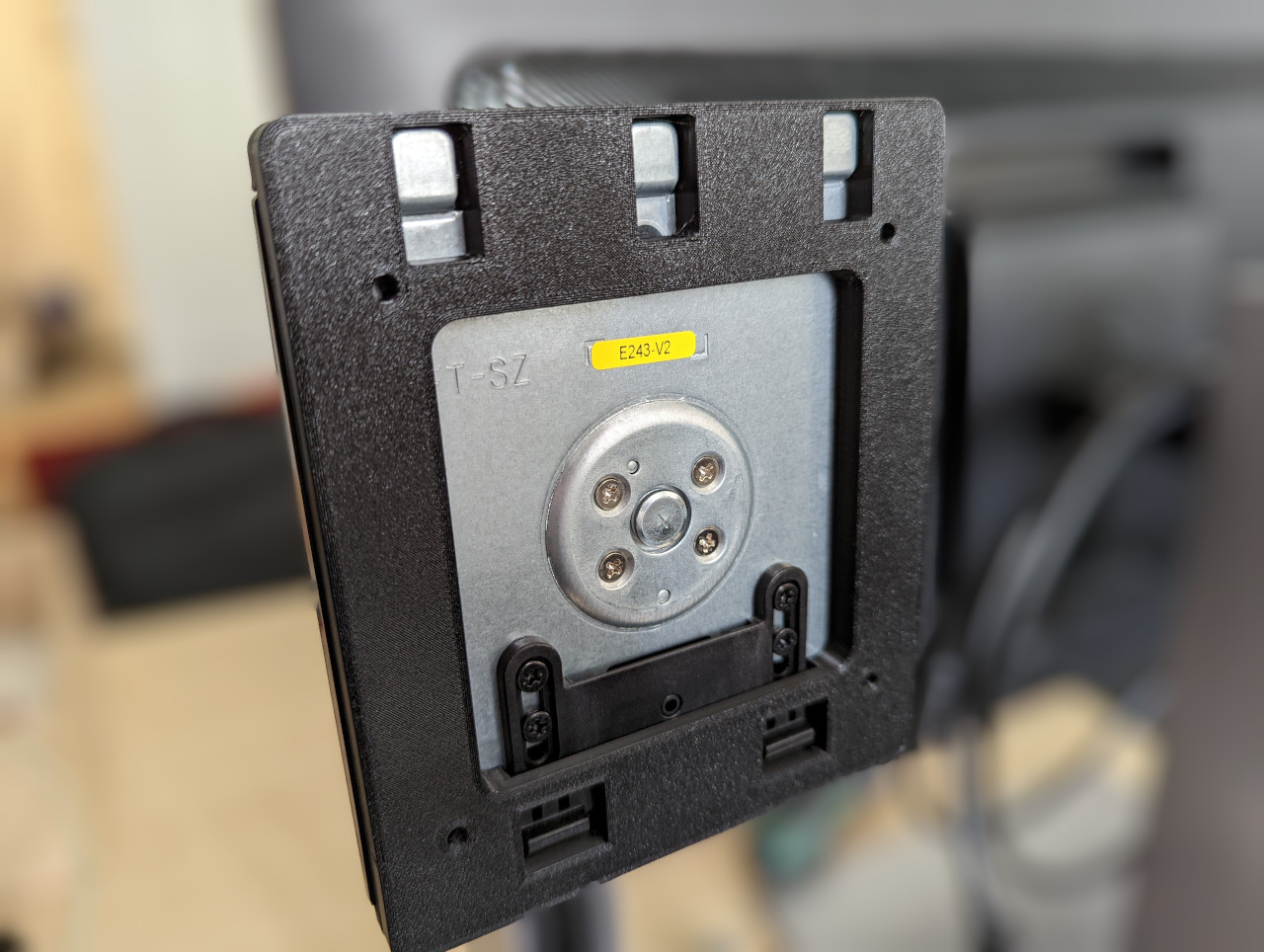 VESA adapter for HP EliteDisplay E243 stand par Dustin | Téléchargez ...