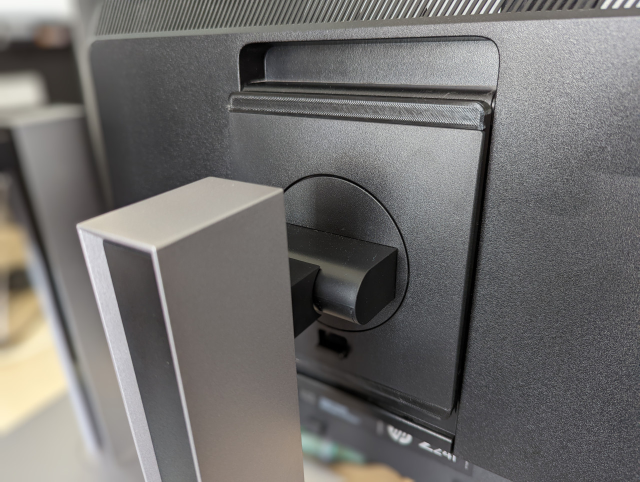 VESA adapter for HP EliteDisplay E243 stand par Dustin | Téléchargez ...