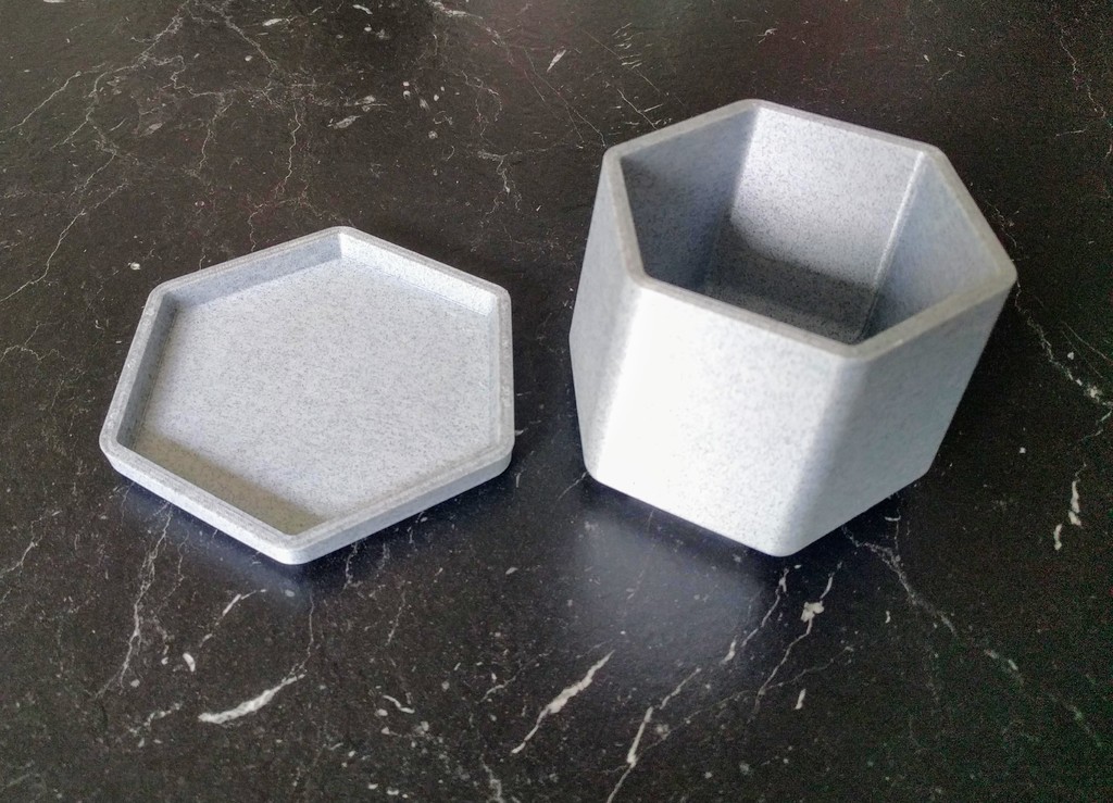 Small Flower Pot with Drip Tray by blecheimer | Download free STL model ...