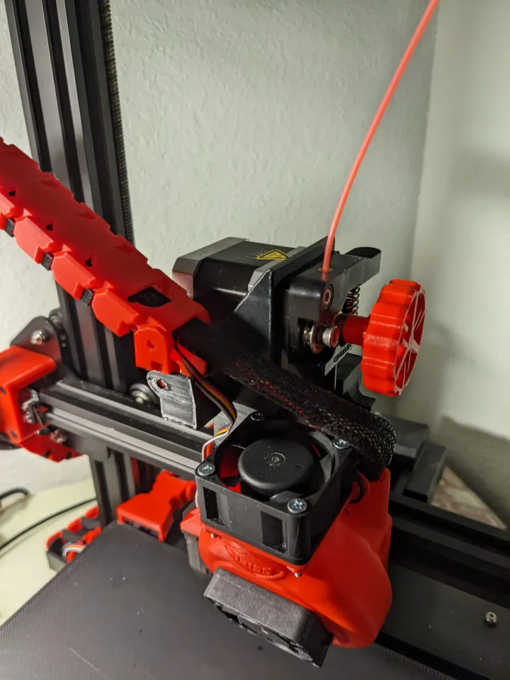 Ender 3 V2 Direct Drive Adapter with Cable Chain Mount by TekoXVI ...