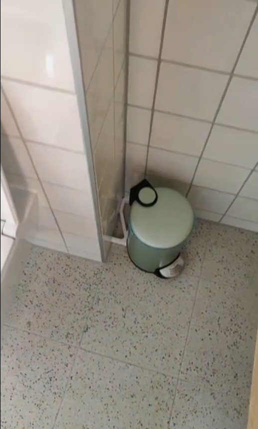 Trash bin stabilizing bracket by Floris | Download free STL model ...