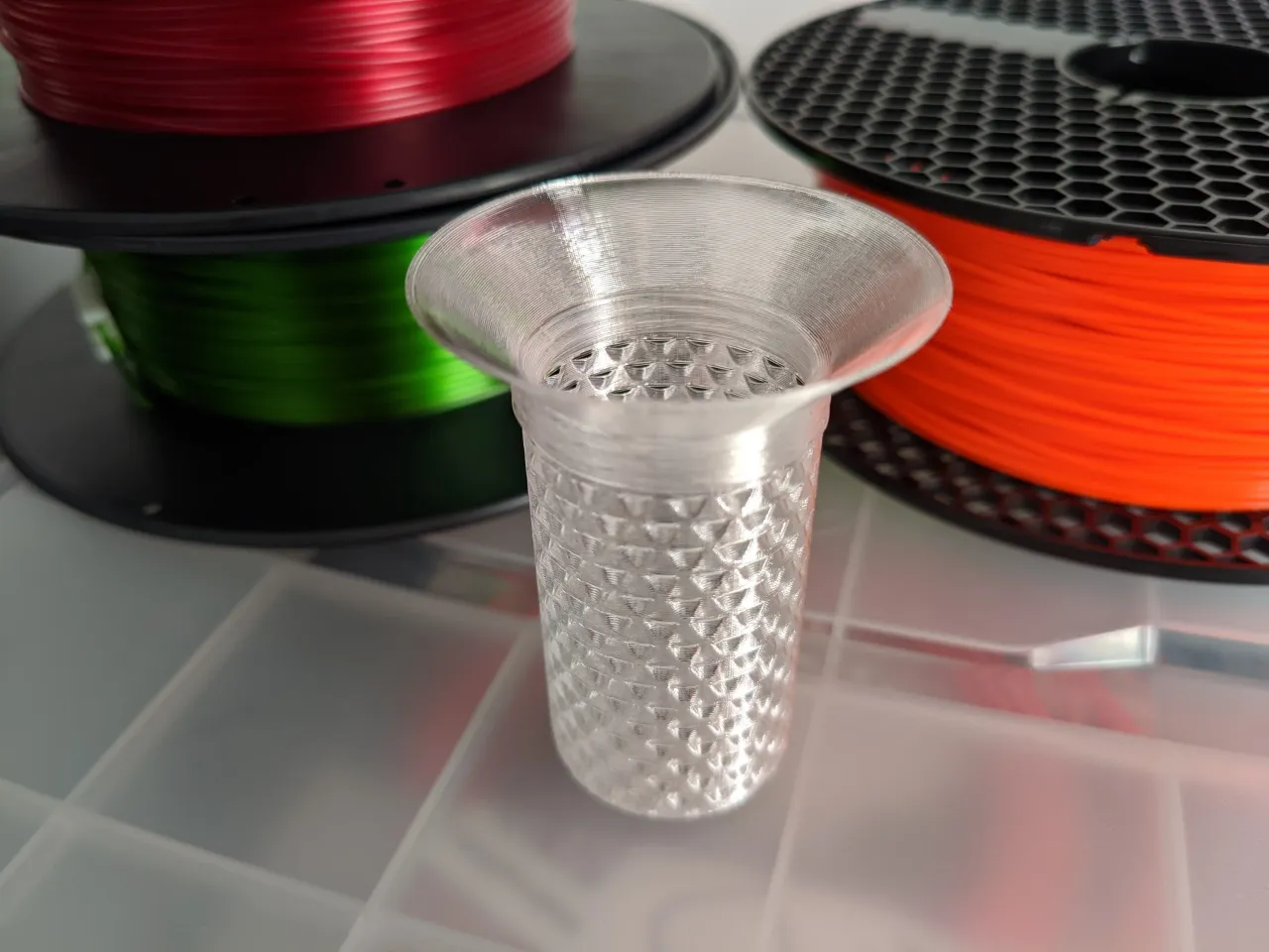 Screw-Top Desiccant Container Funnel by Celta | Download free STL model ...