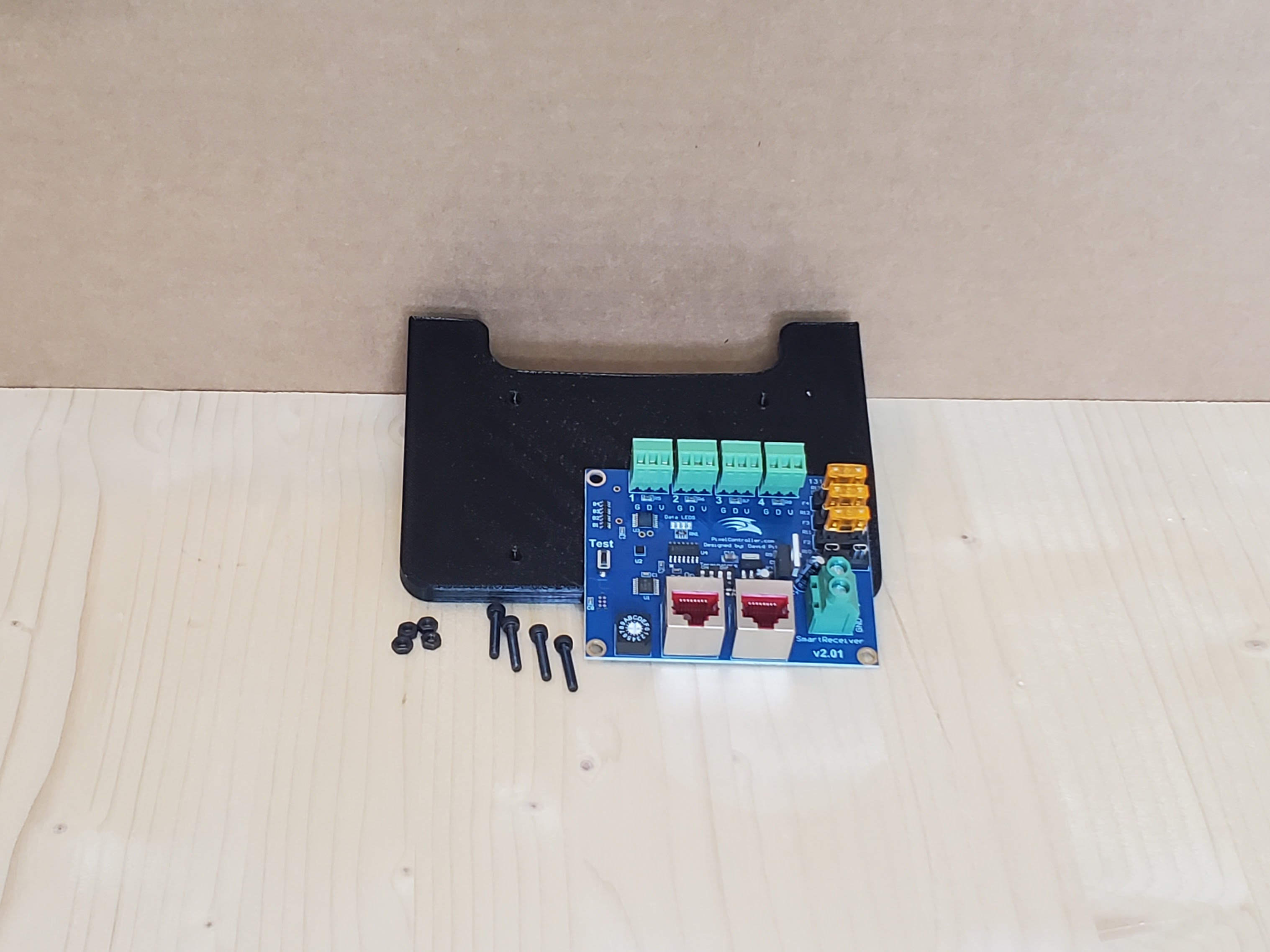 Vertical Falcon V2 Smart Receiver Mount by Derik Whittaker | Download free STL model ...