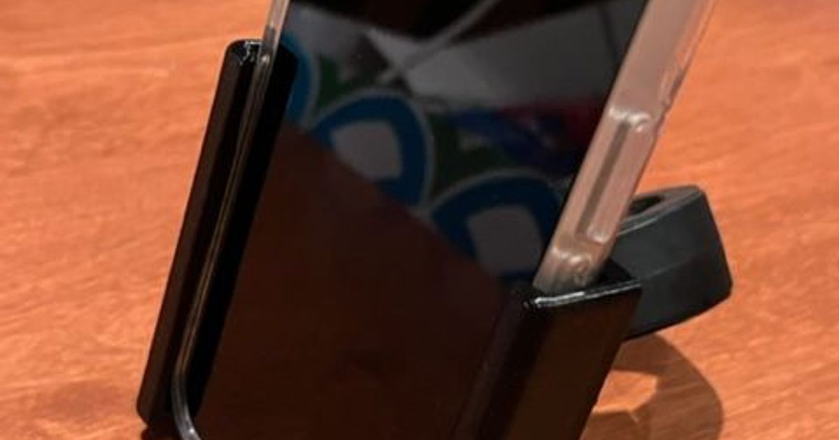 Phone Mount/Holder (Fusion360 parametric) by davet | Download free STL ...